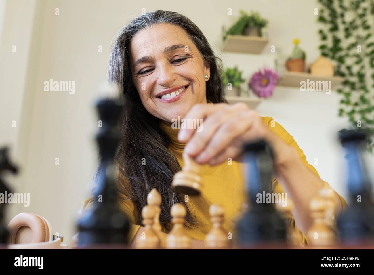 Chess home hi-res stock photography and images - Alamy