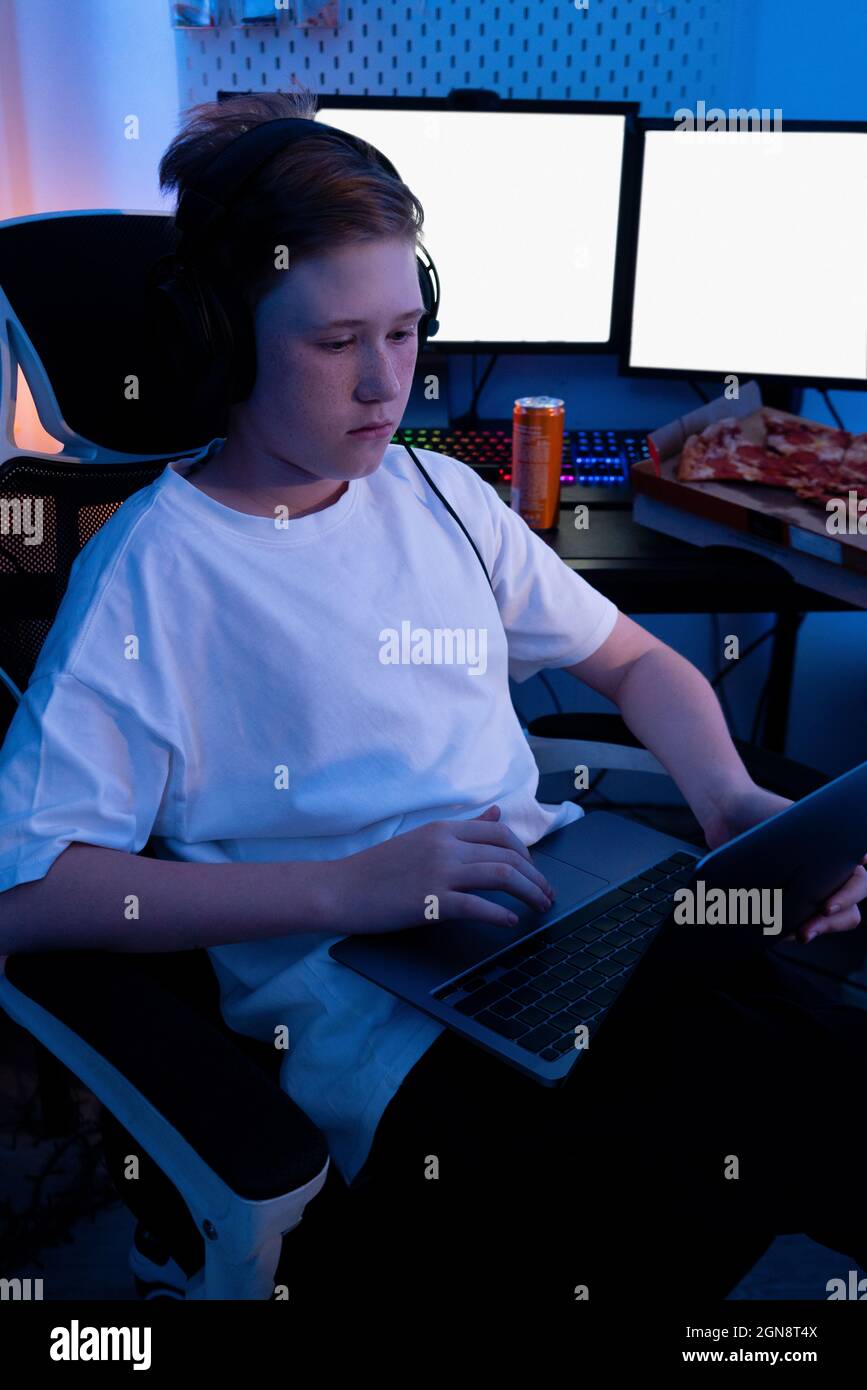Gamer boy hi-res stock photography and images - Alamy