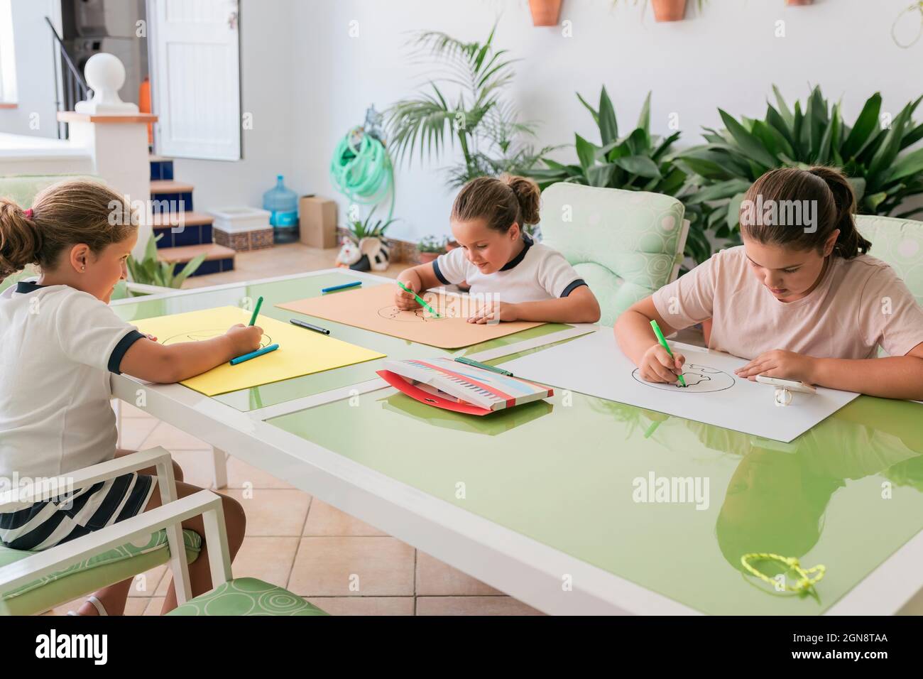 Two horizontal sketches hi-res stock photography and images - Alamy