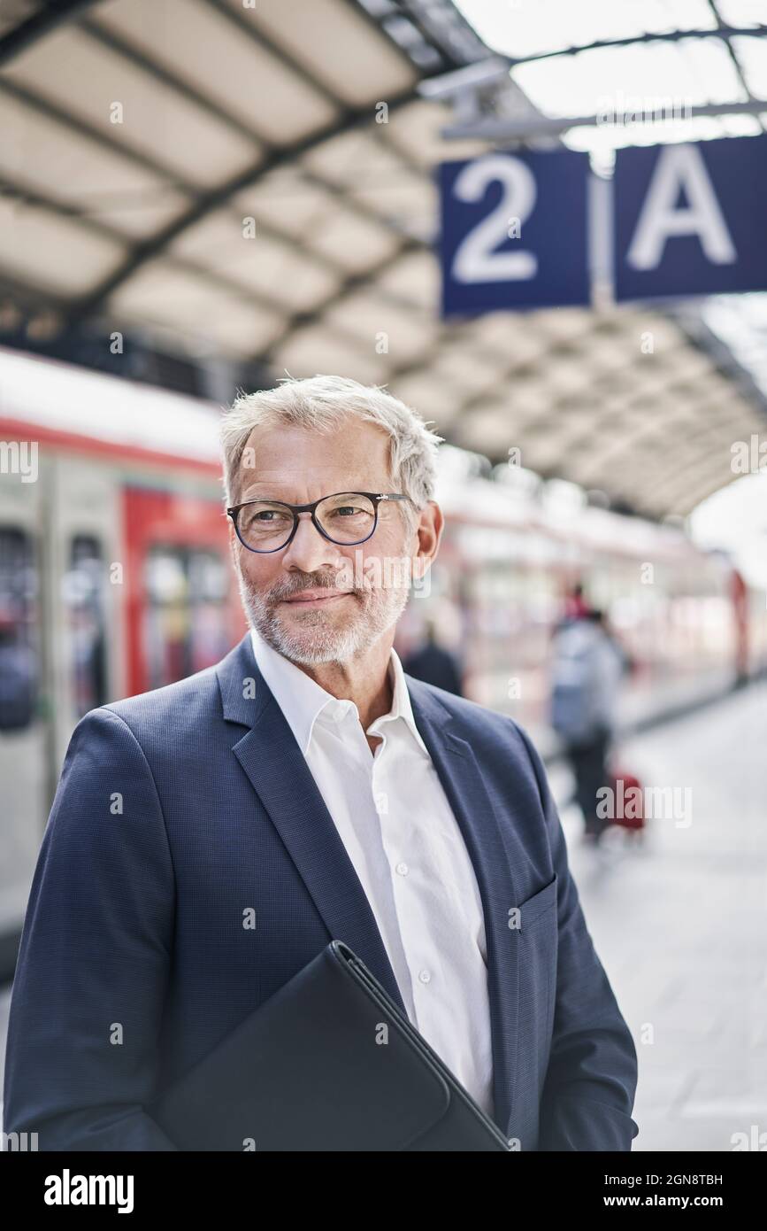 Professional platform hi-res stock photography and images - Alamy