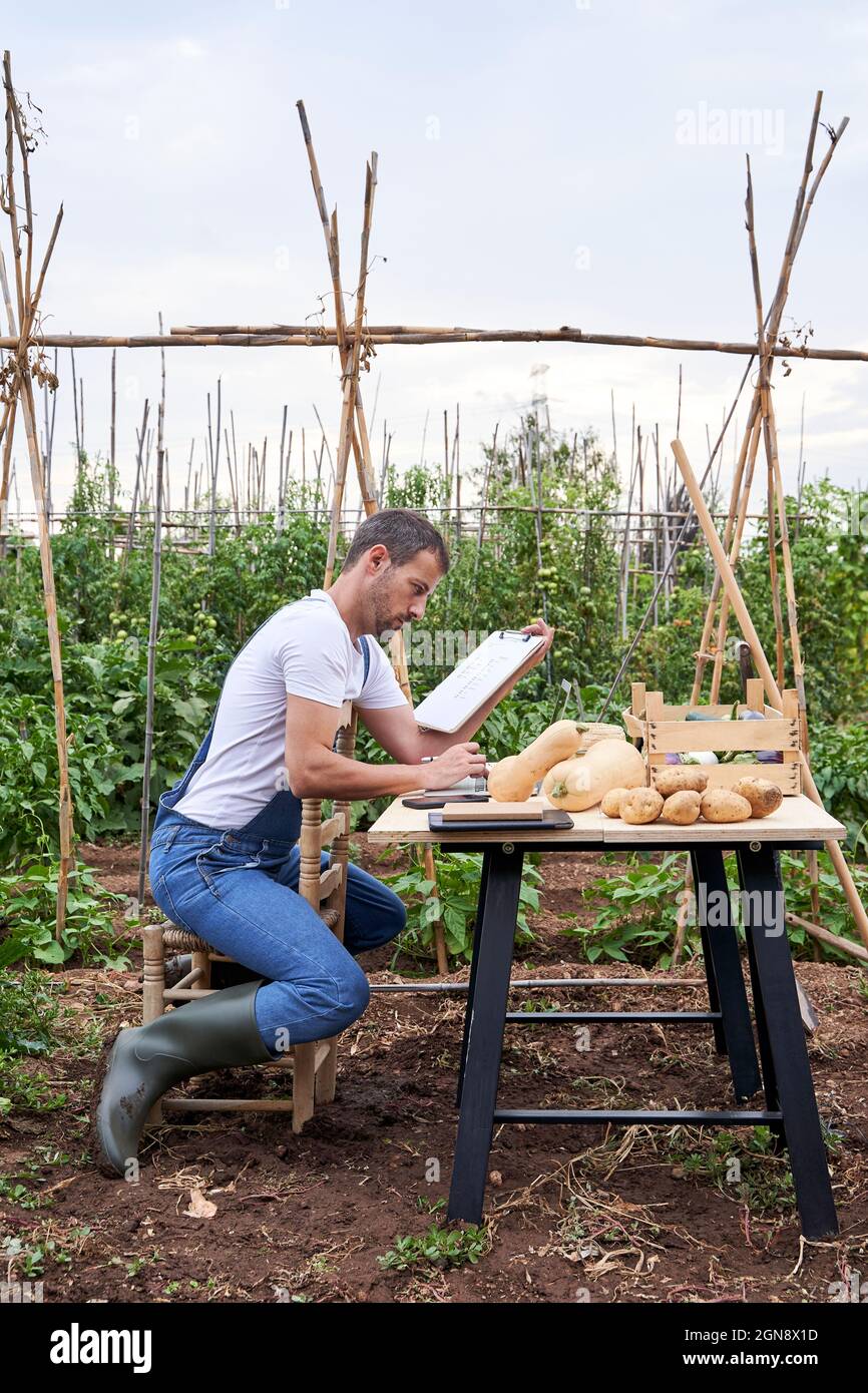 Farmer sitting chair hi-res stock photography and images - Alamy