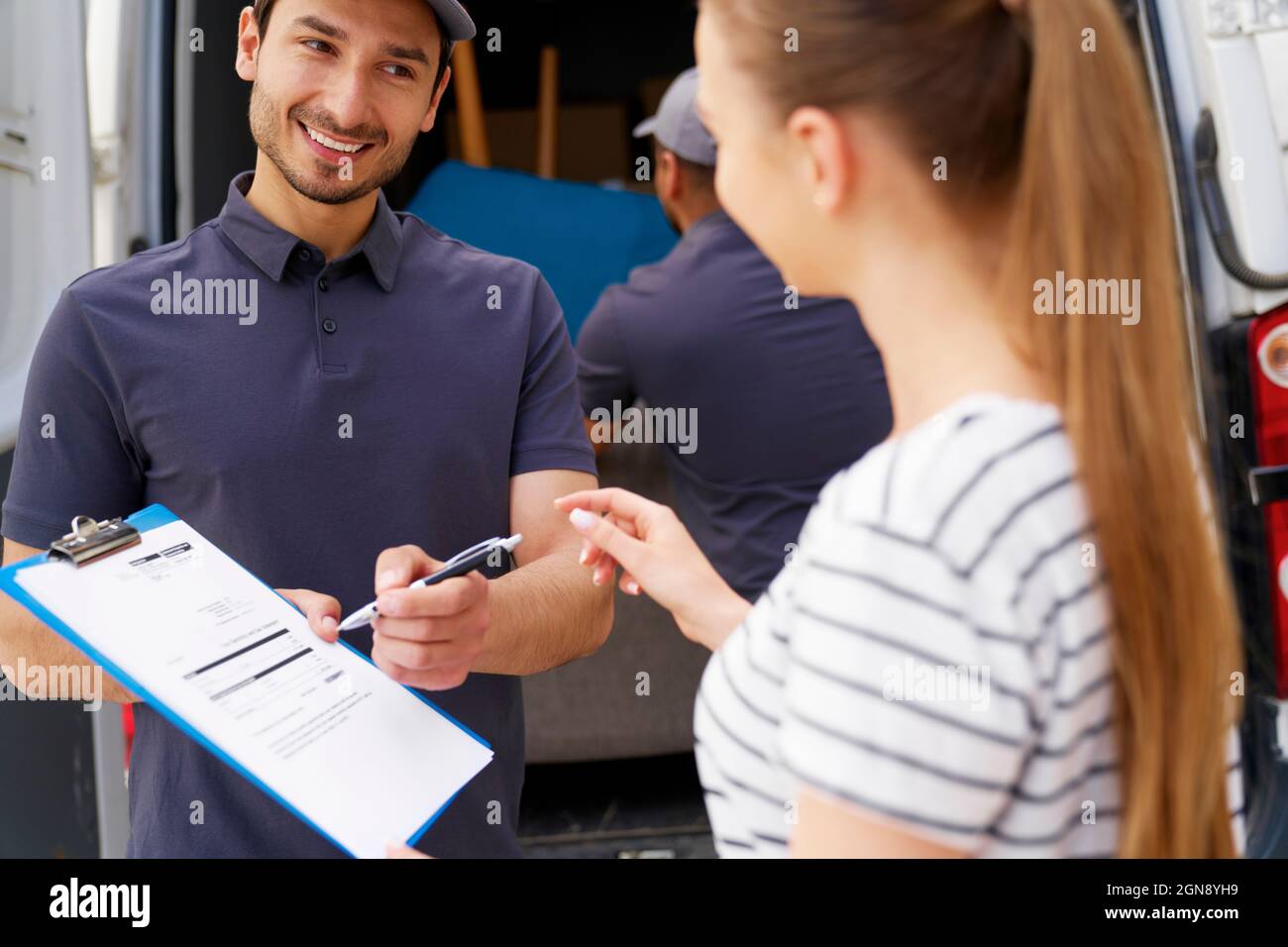 Sign documents hi-res stock photography and images - Alamy