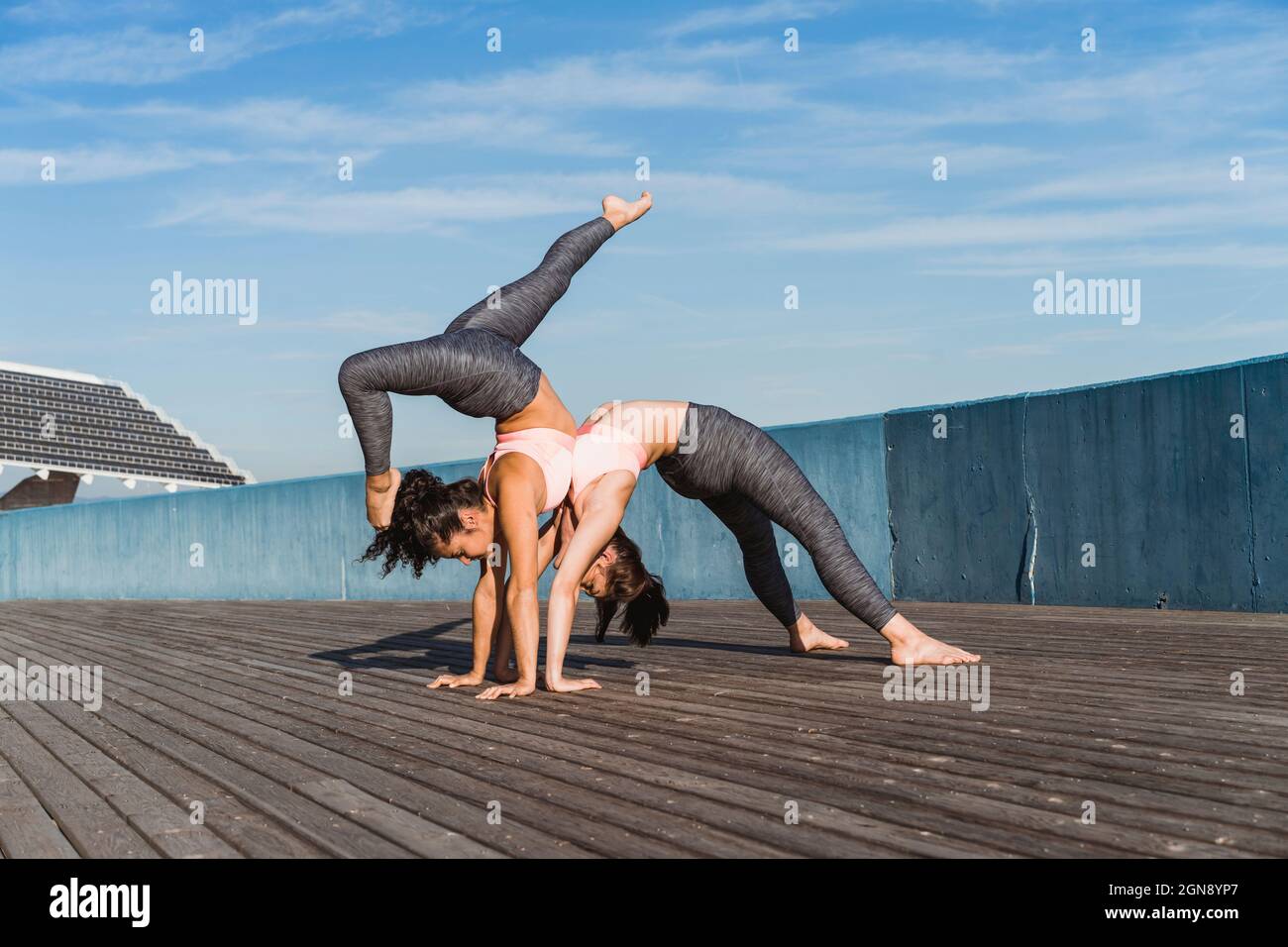 Young women practicing hi-res stock photography and images - Alamy
