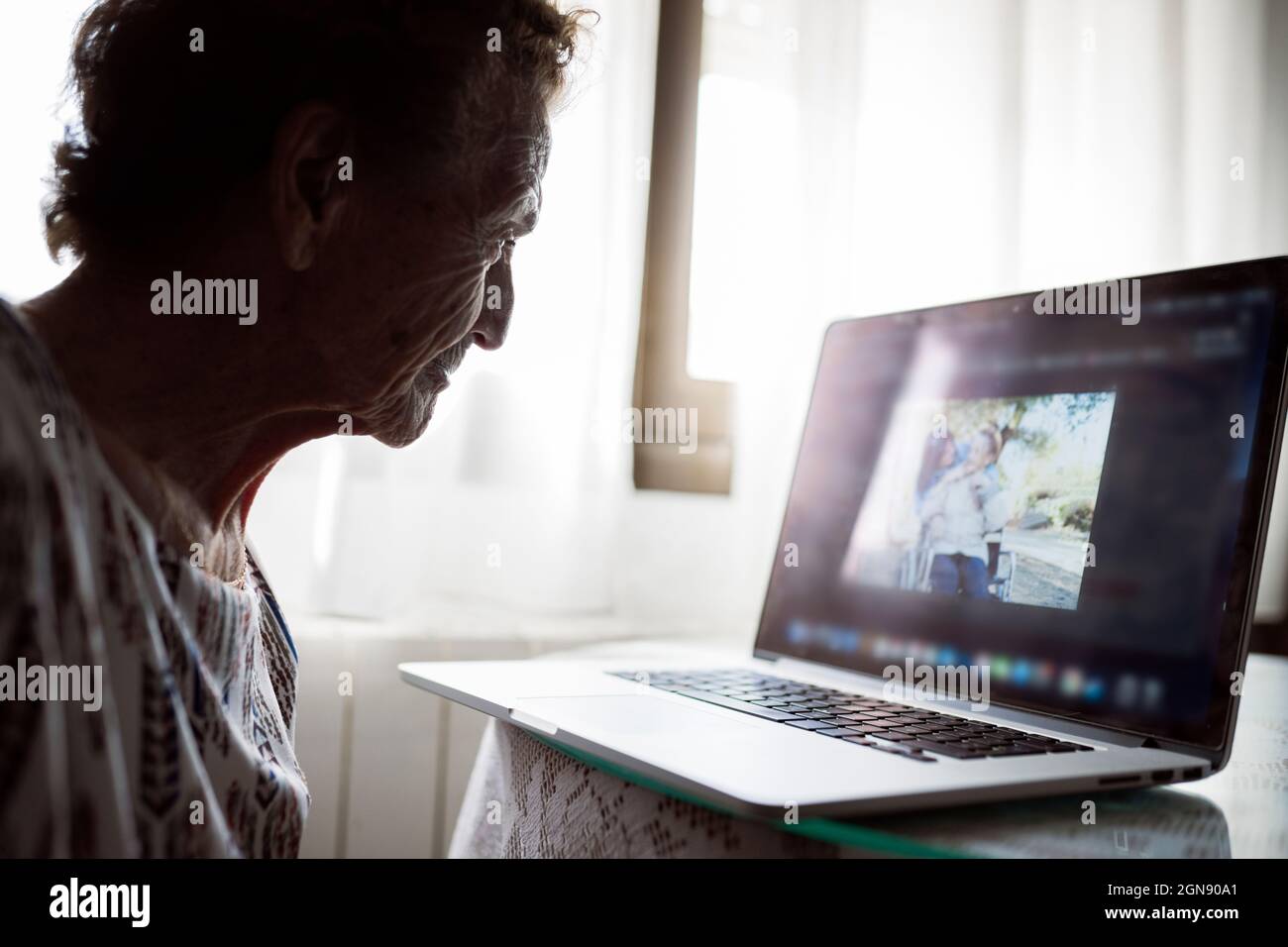 Video home hi-res stock photography and images - Alamy