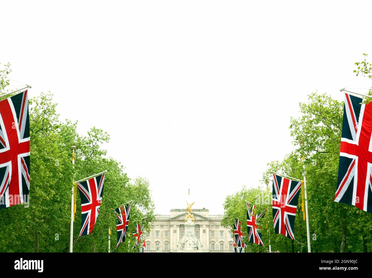 Rows flagpoles british flags front buckingham palace hi-res stock ...