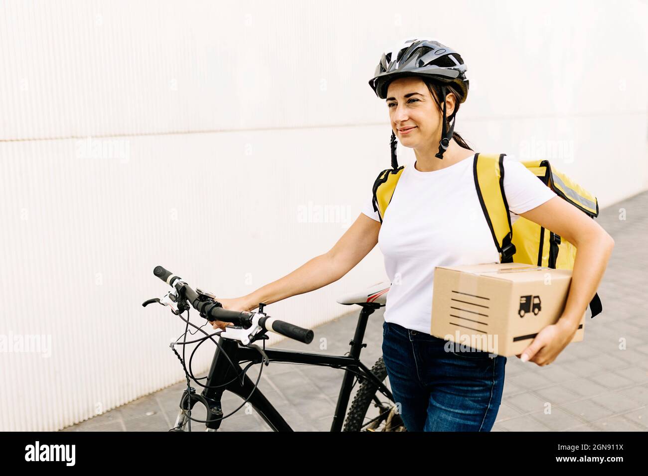 Walking gig hi-res stock photography and images - Alamy