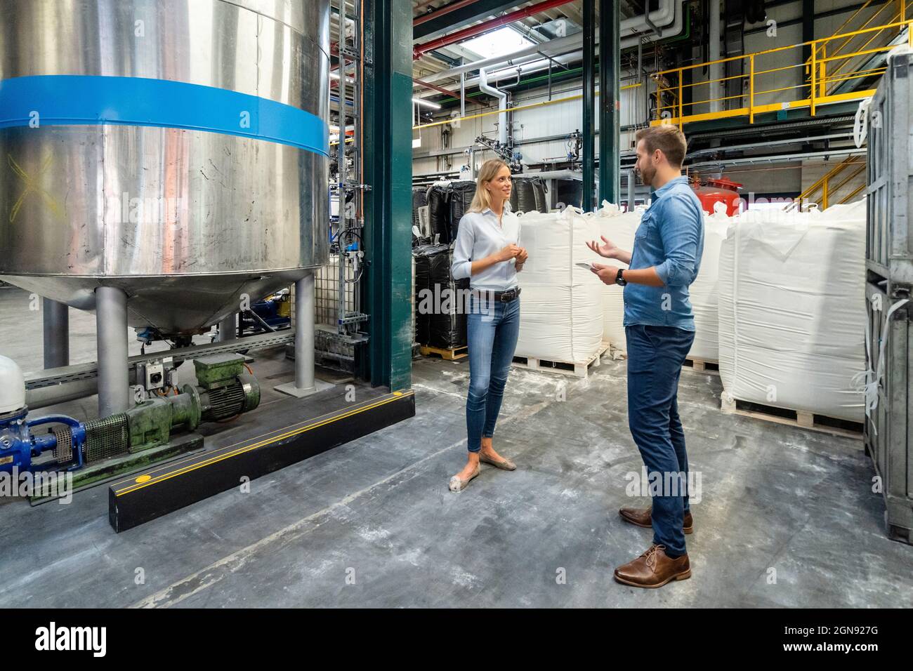 Coworker device hi-res stock photography and images - Alamy