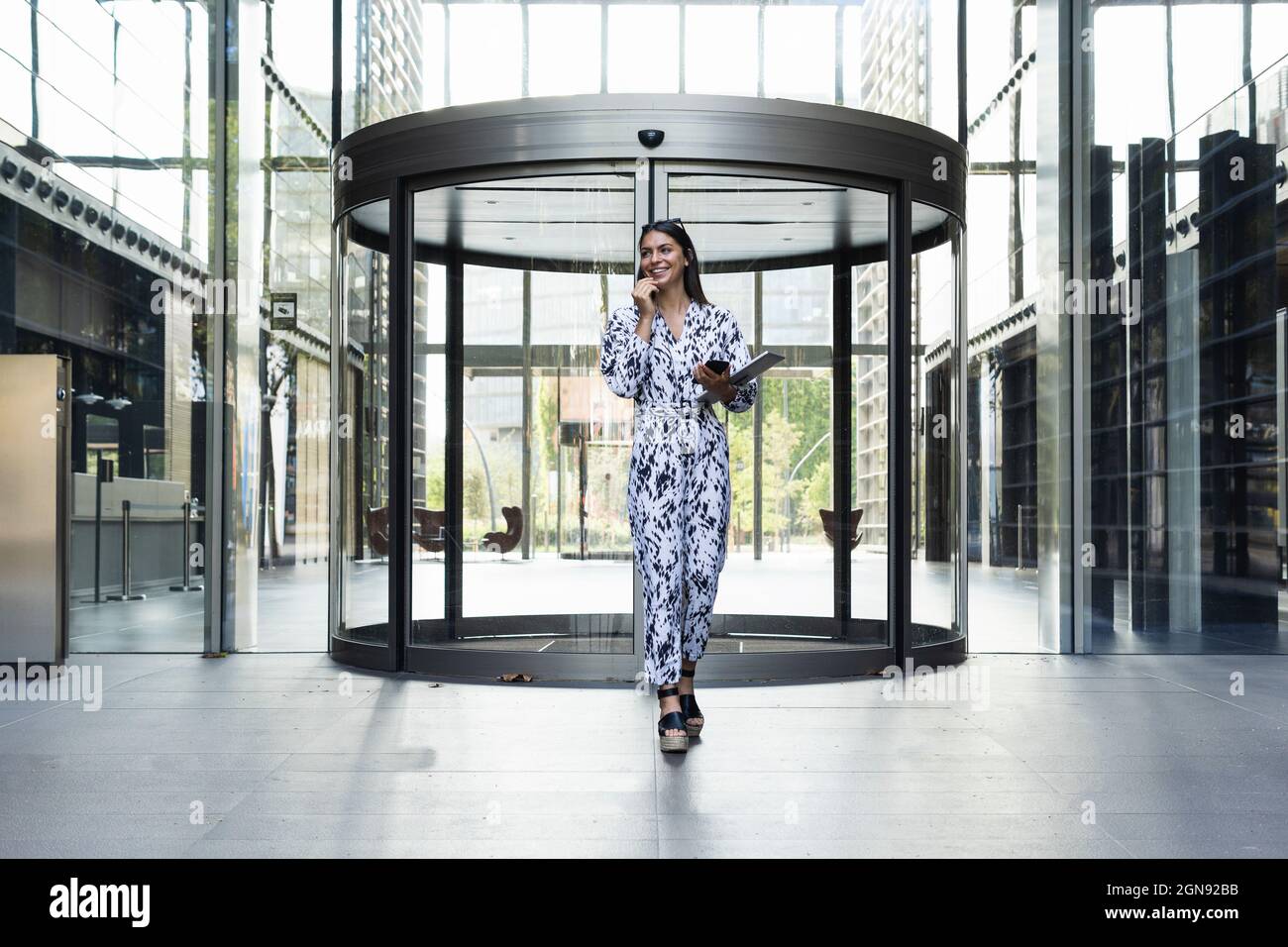 Walking to the door hi-res stock photography and images - Alamy