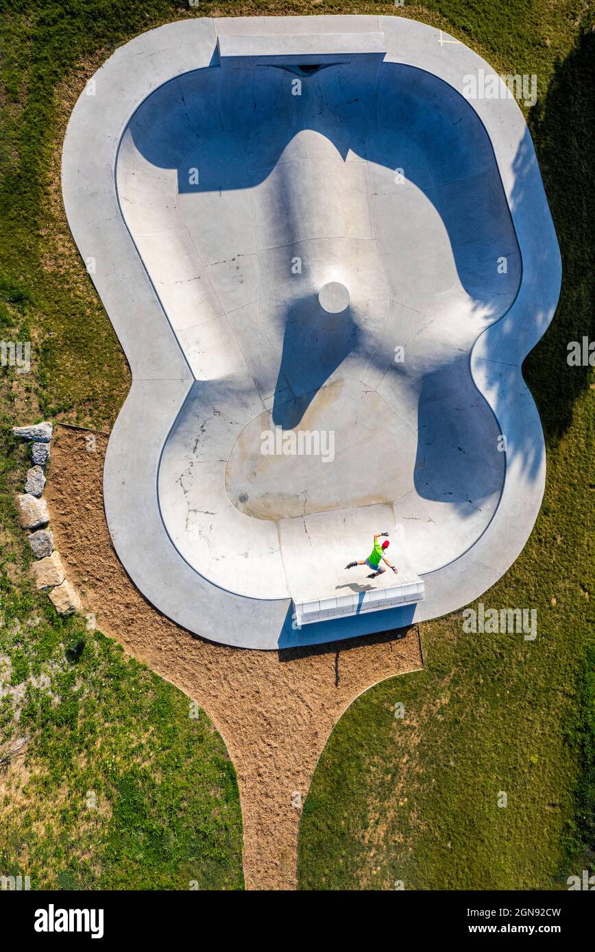 Skatepool hi-res stock photography and images - Alamy