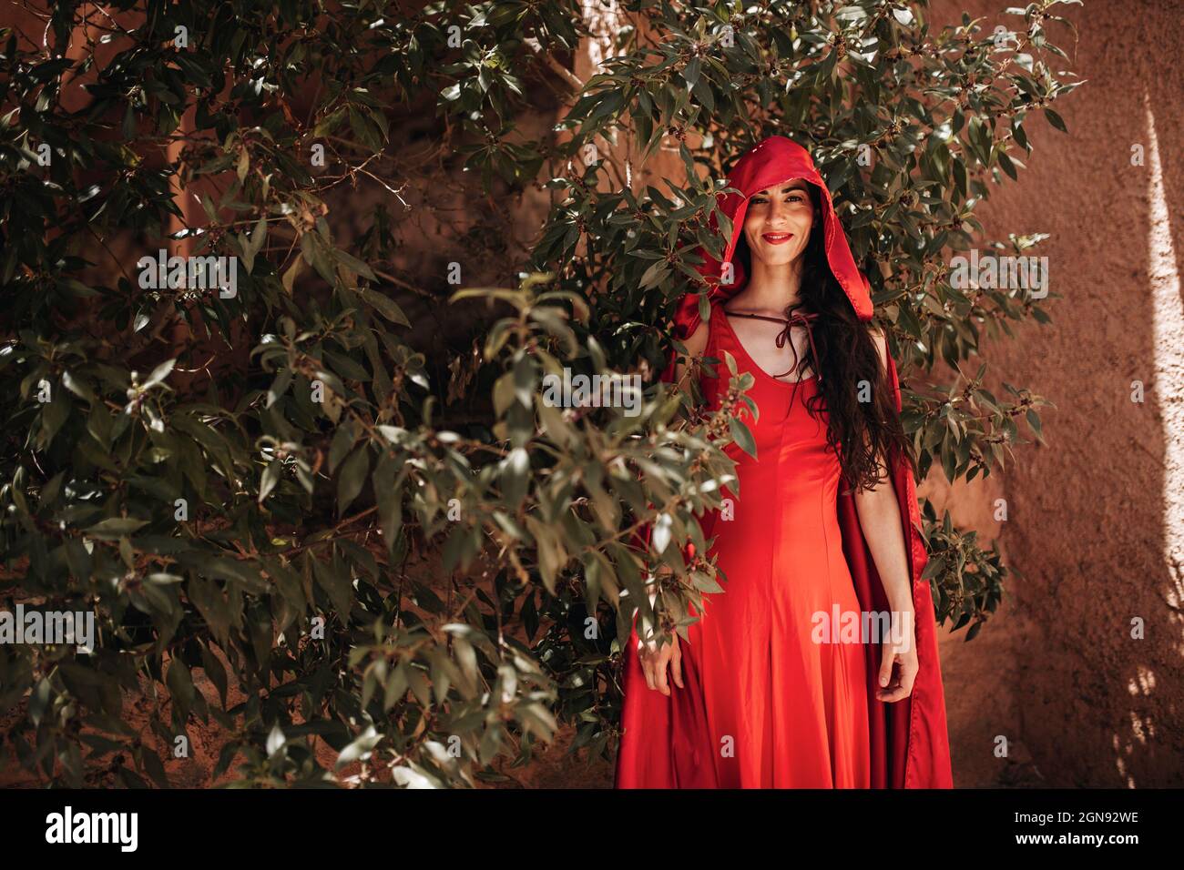 Little red riding hood costume hi-res stock photography and images - Alamy