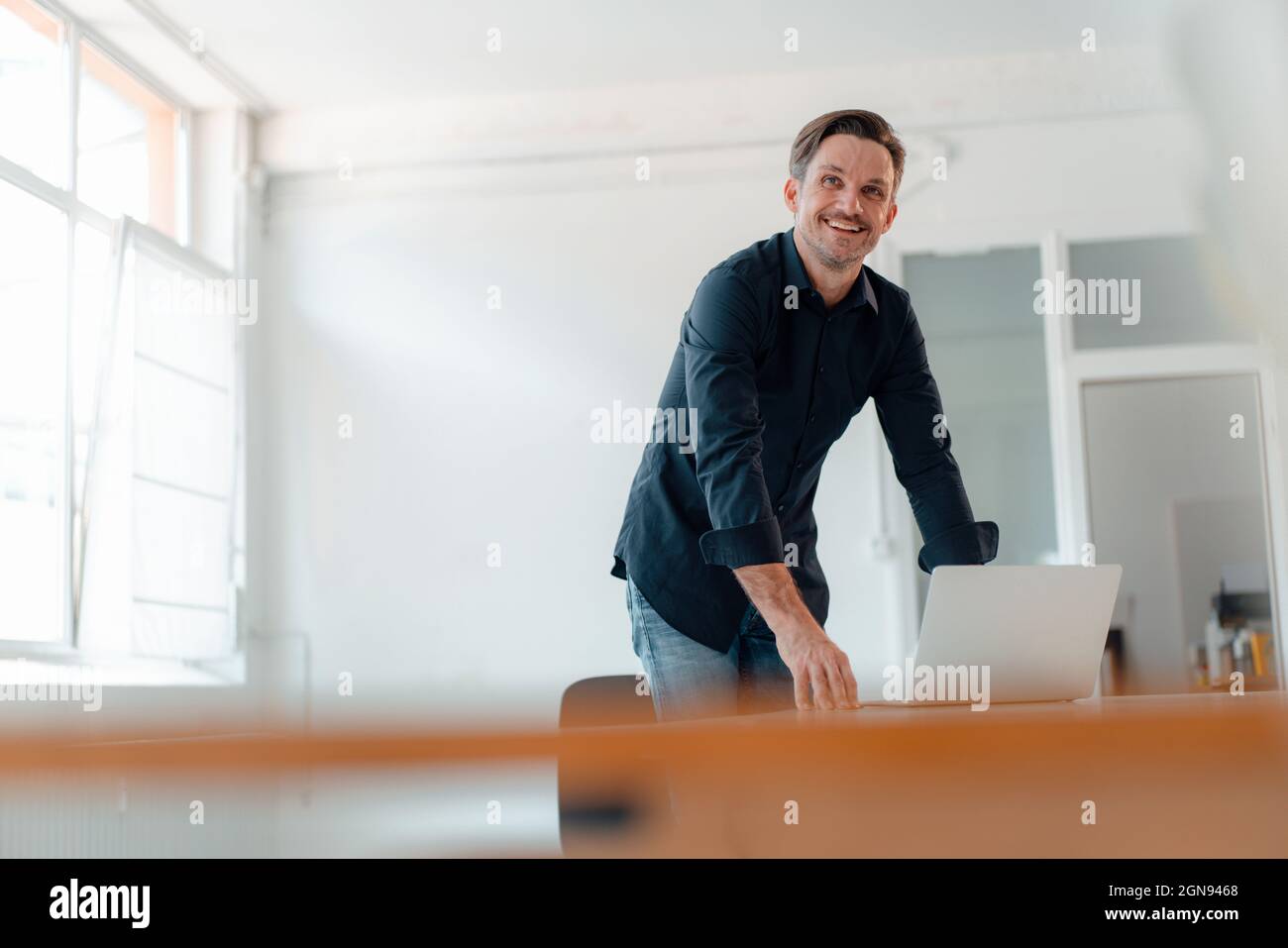 Working board hi-res stock photography and images - Alamy