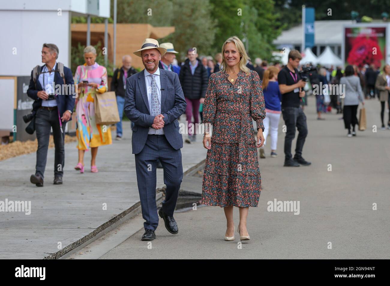 TV presenters, Joe Swift and Sophie Raworth at the first autumn Chelsea ...