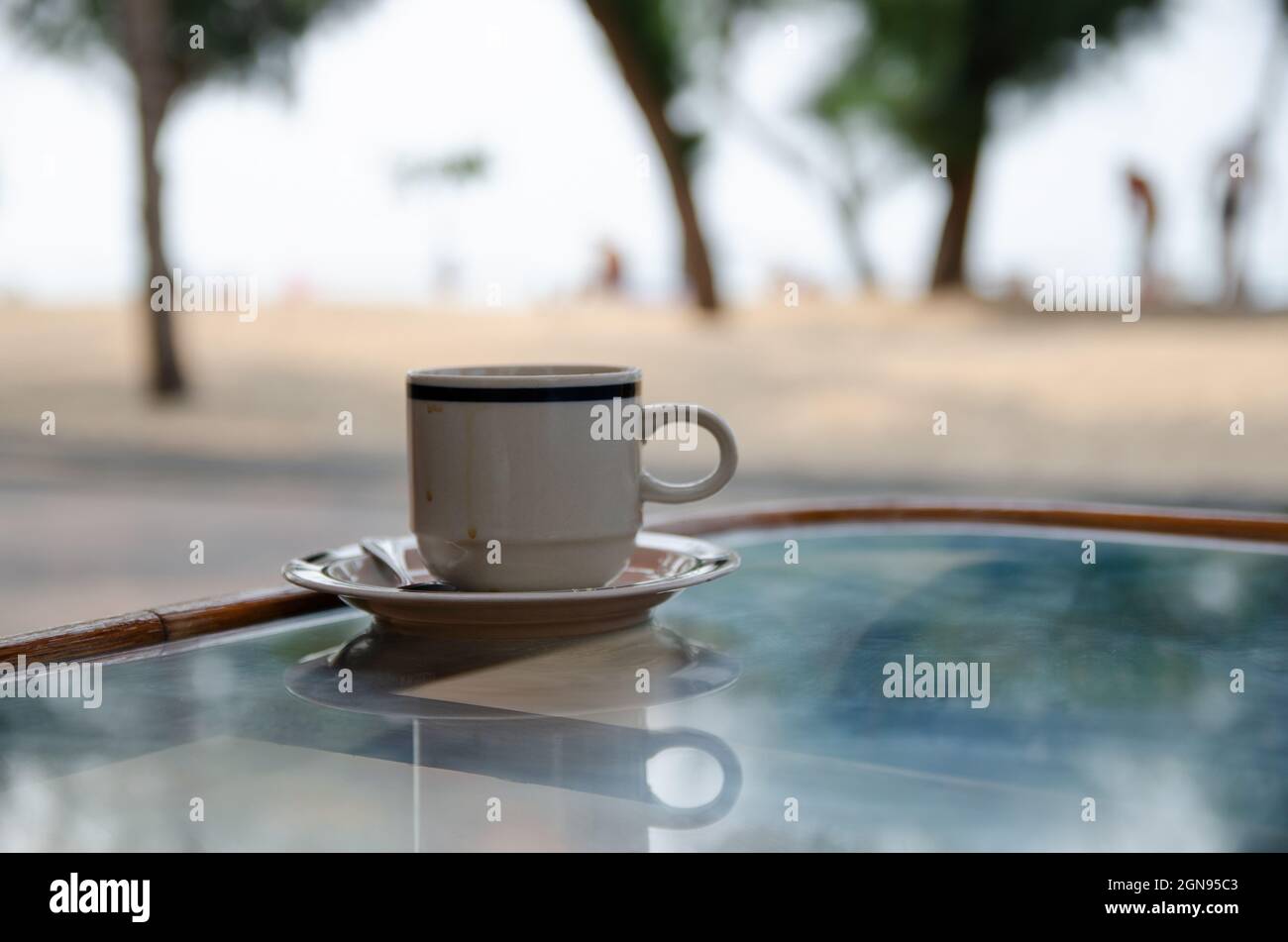 Coffee by the sea hi-res stock photography and images - Alamy