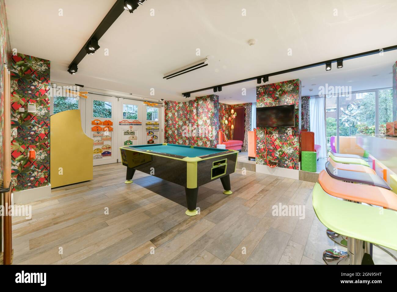 Game zone hi-res stock photography and images - Alamy