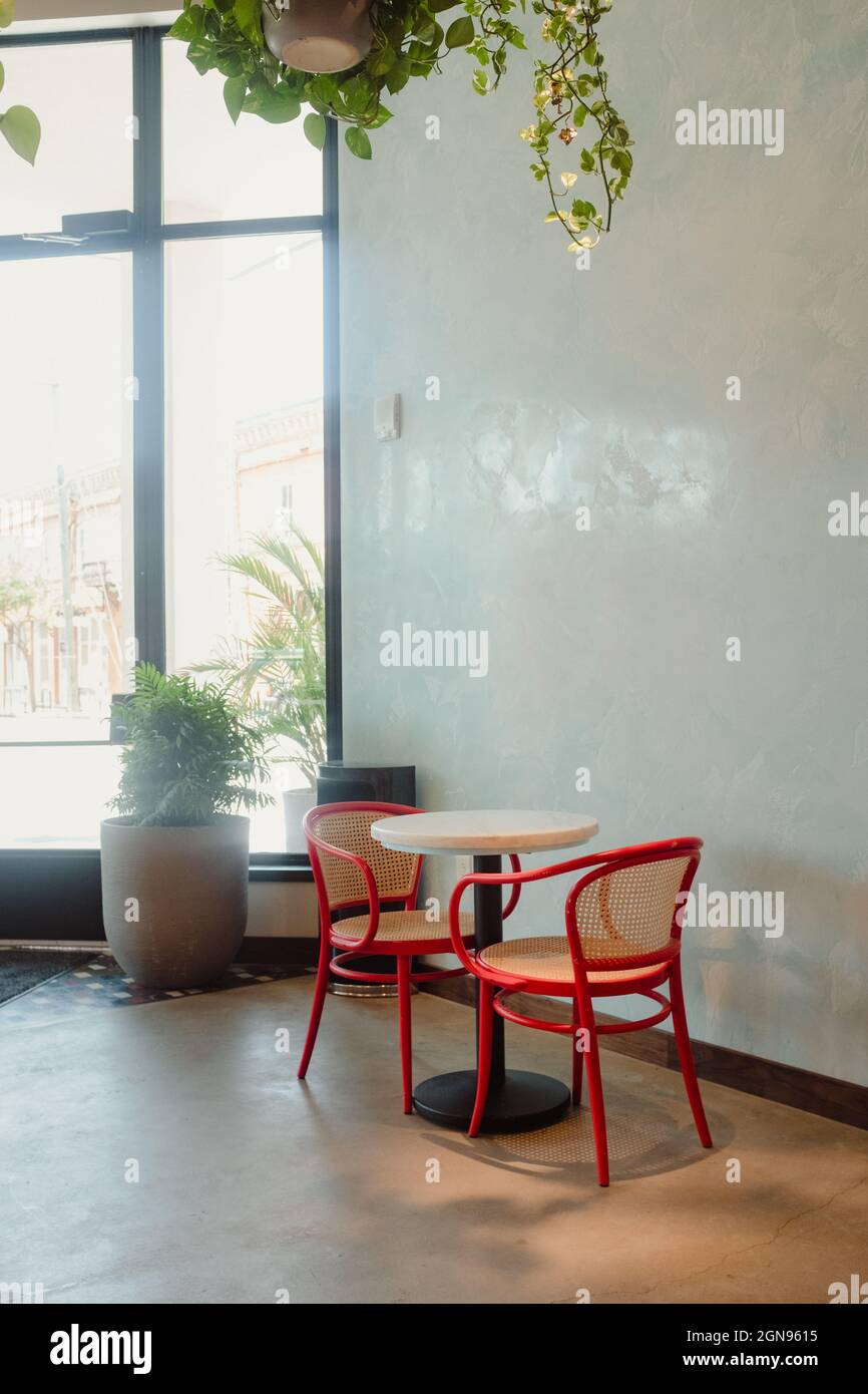 Growing plants inside restaurant hi-res stock photography and images ...