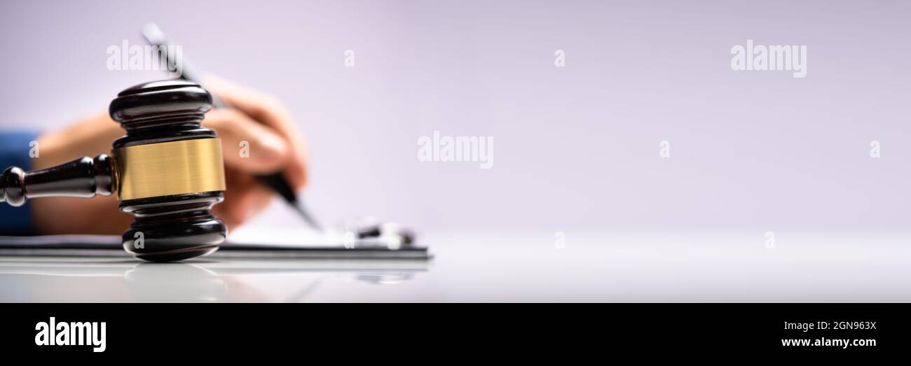 Judge gavel order hi-res stock photography and images - Alamy