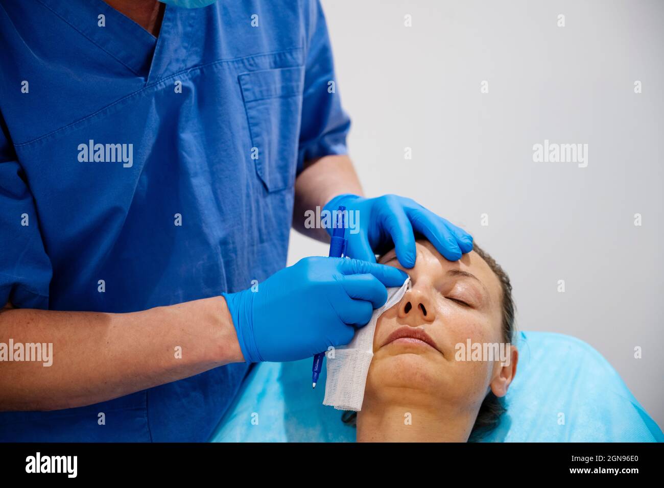 Close up plastic surgeon hi-res stock photography and images - Alamy