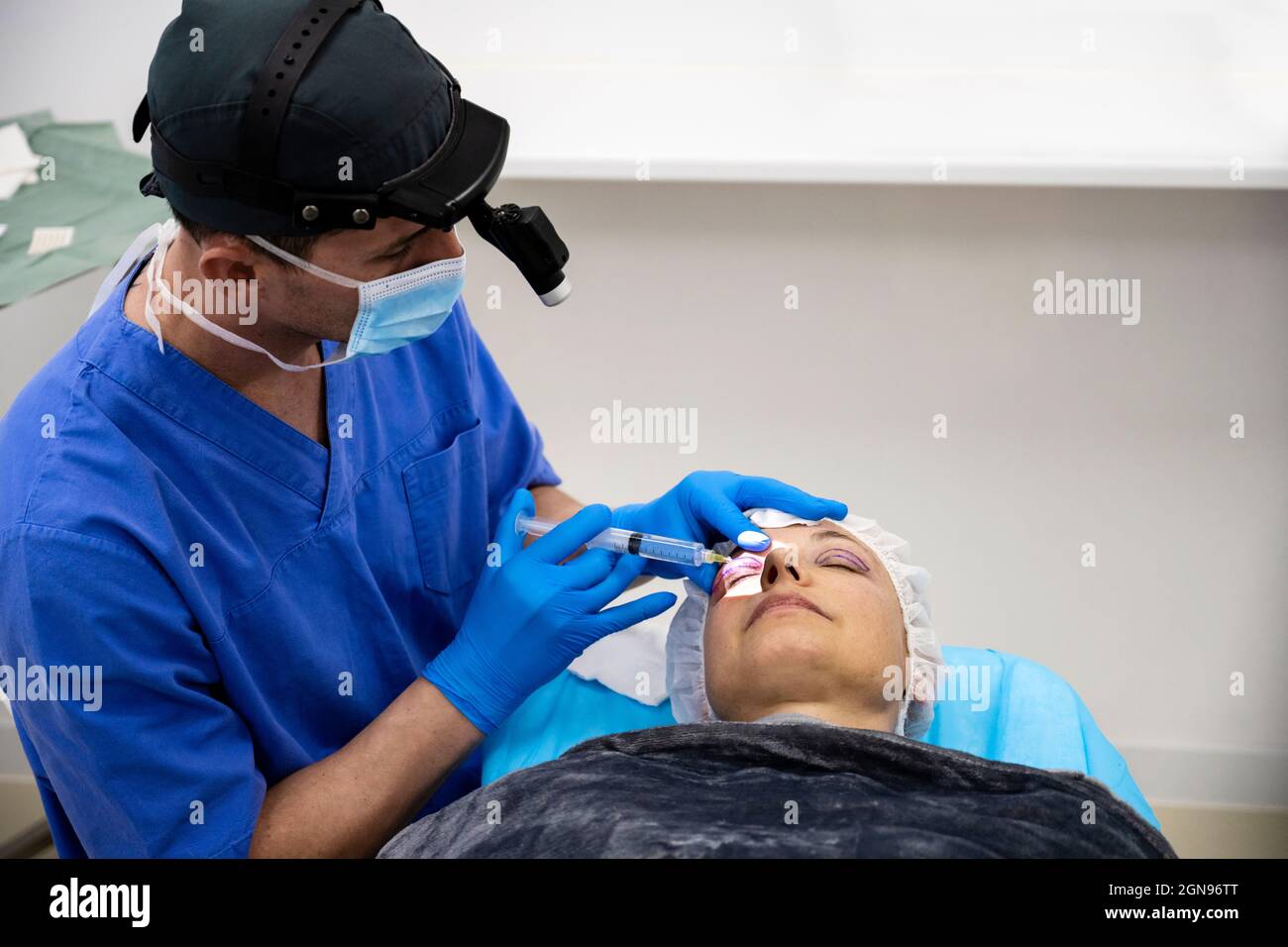 Surgeon Process Of Blepharoplasty Surgery Apply Anesthesia In Eyelid surgeon-process-of-blepharoplasty-surgery-apply-anesthesia-in-eyelid