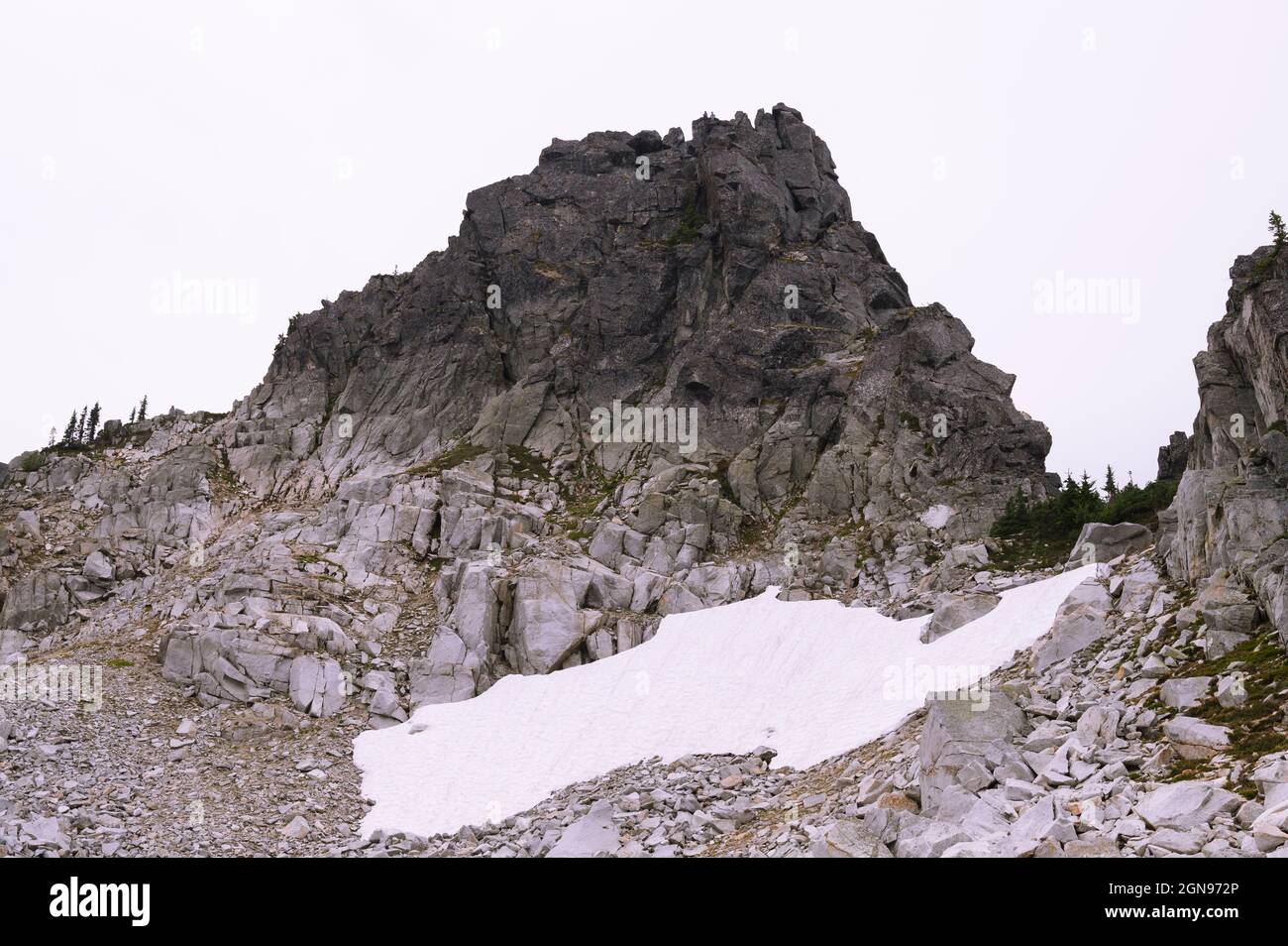 Tall rocky summit in the alpine lakes wilderness Stock Photo - Alamy