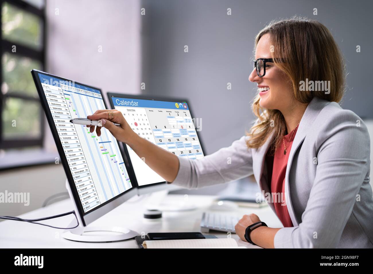 Employees staff hi-res stock photography and images - Alamy