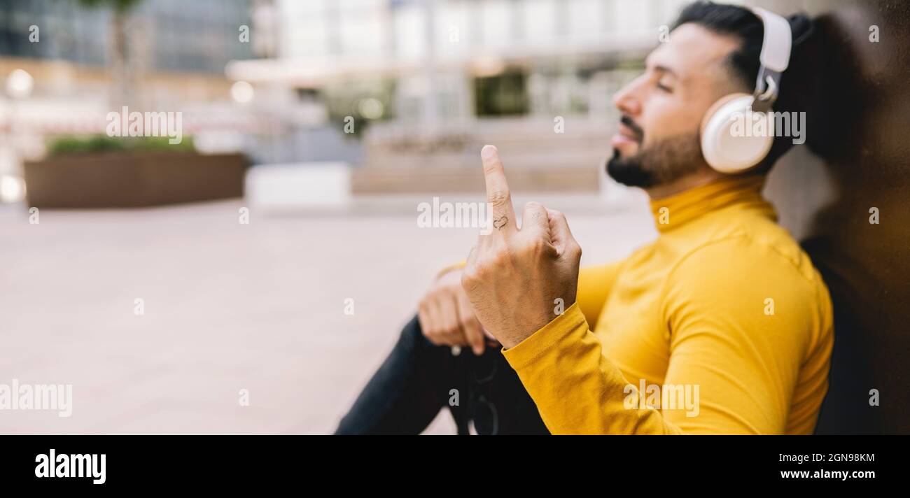 Attractive student male hi-res stock photography and images - Alamy