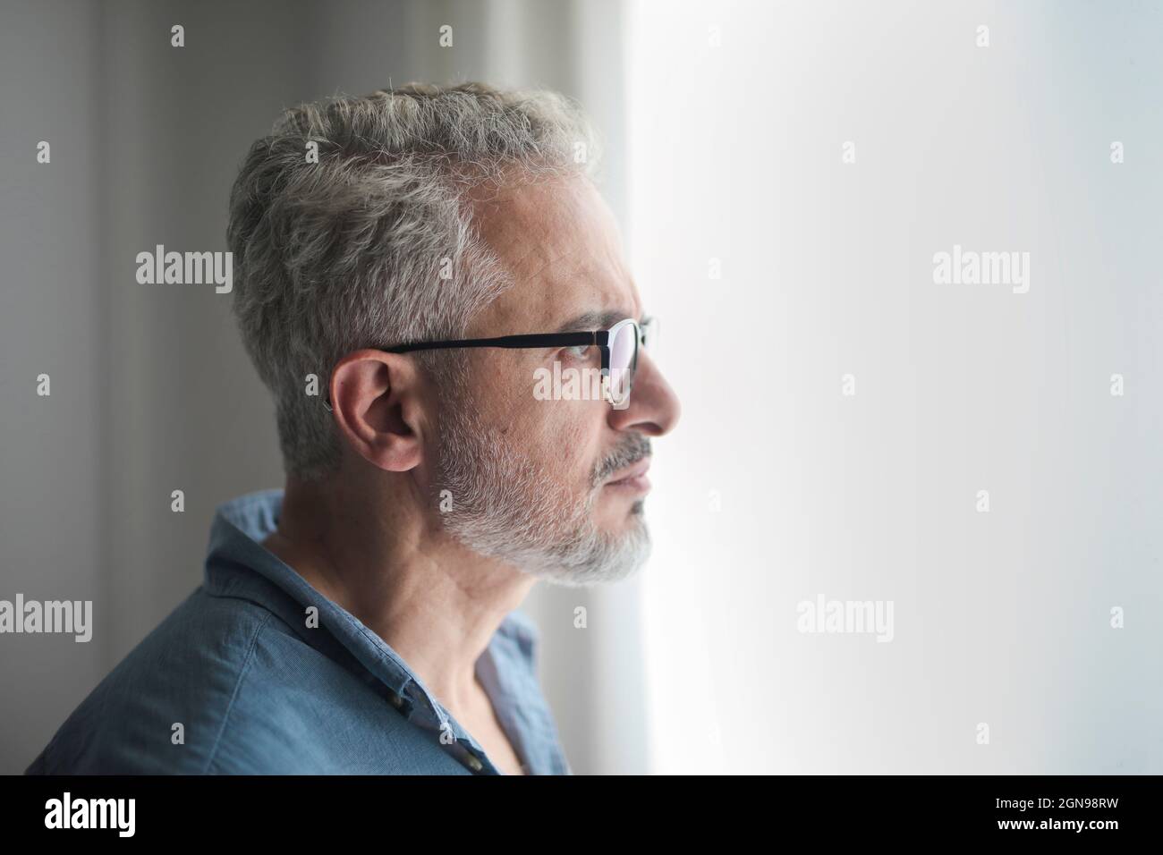 portrait profile of a mature man Stock Photo - Alamy