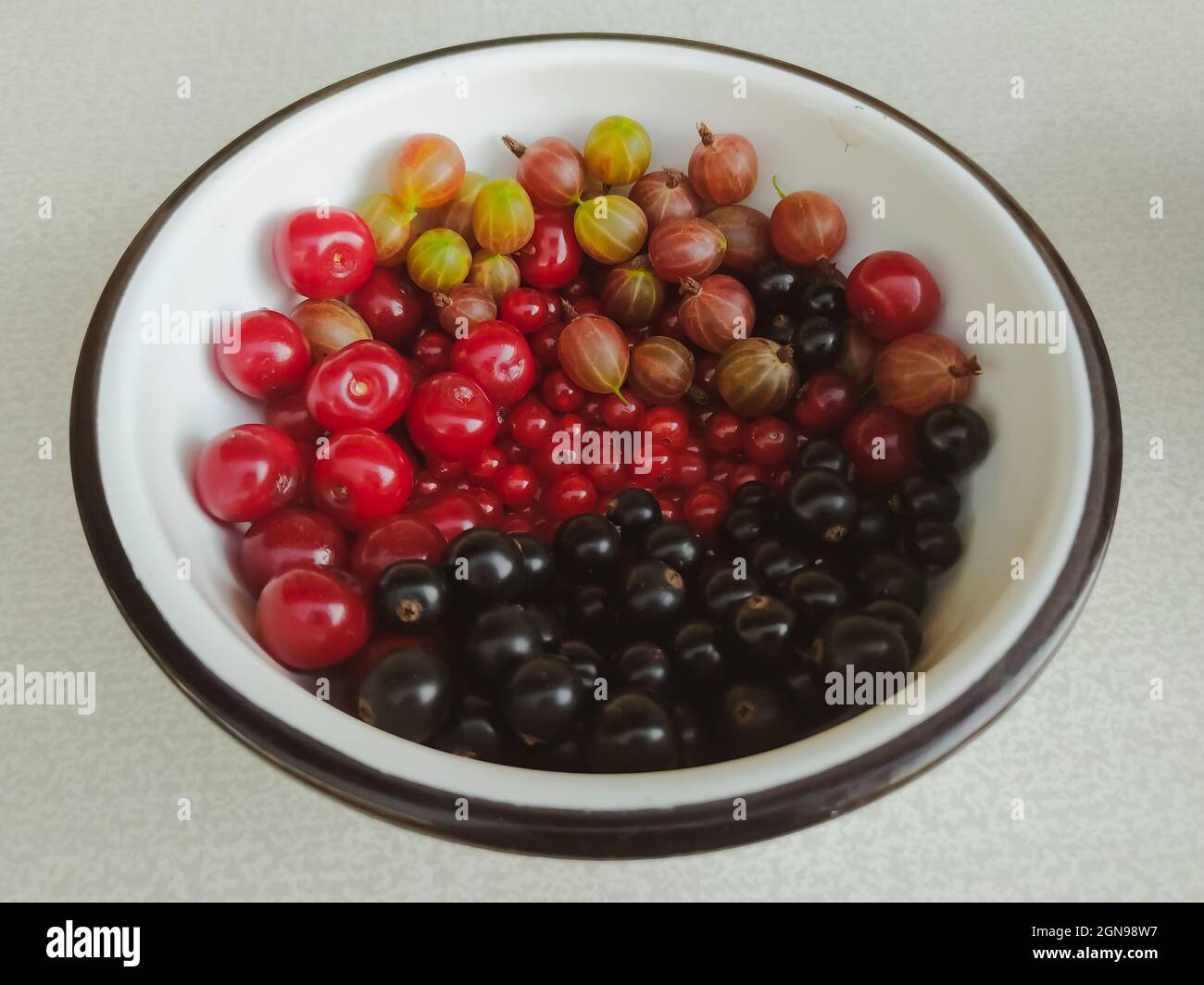Freshly made mixed berry hi-res stock photography and images - Alamy
