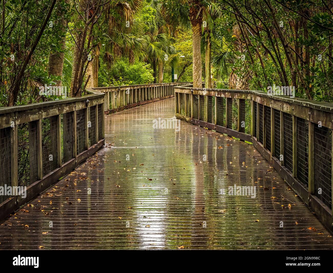 Riverwalk park hi-res stock photography and images - Alamy