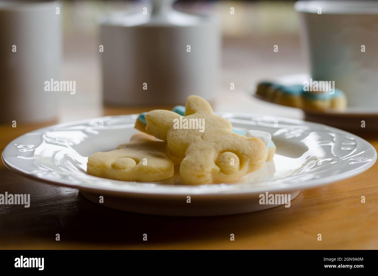 Bunny shaped cookie hi-res stock photography and images - Alamy