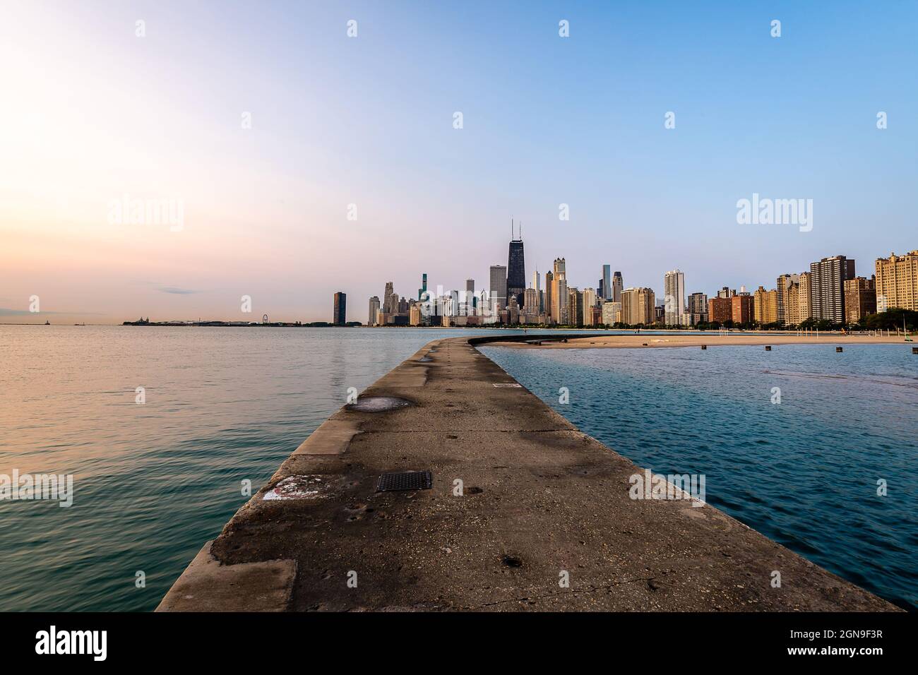 Fullerton beach hi-res stock photography and images - Alamy