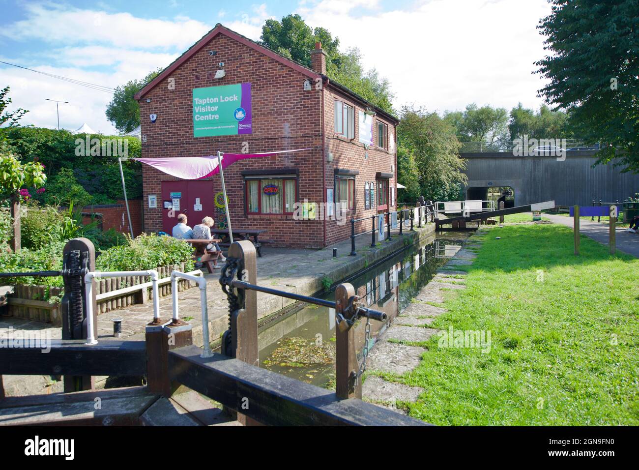 Tapton Lock along the Chesterfield Canal, Derbyshire Stock Photo - Alamy