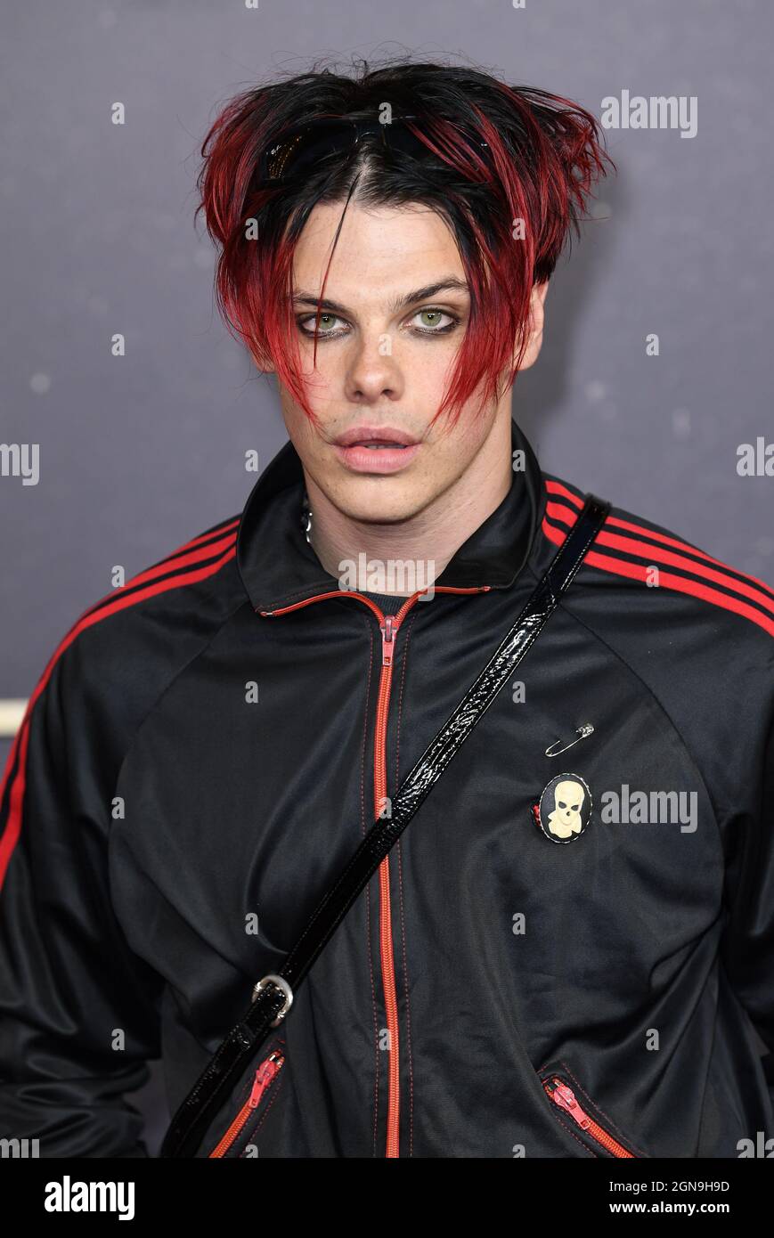 Yungblud portrait hi-res stock photography and images - Alamy