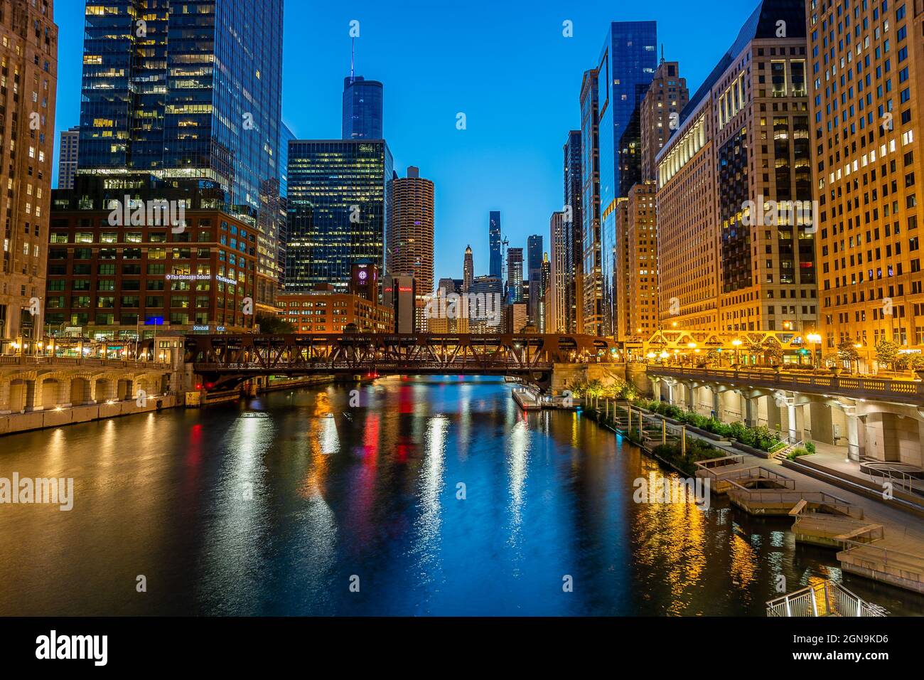 The Chicago Riverwalk at Dawn Stock Photo - Alamy