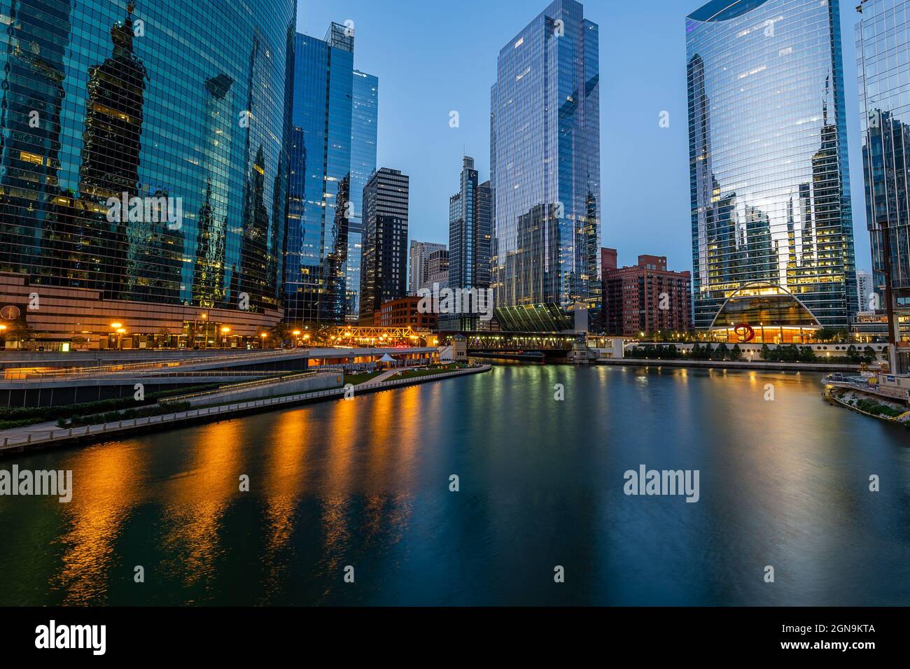 The Chicago Riverwalk at Dawn Stock Photo - Alamy