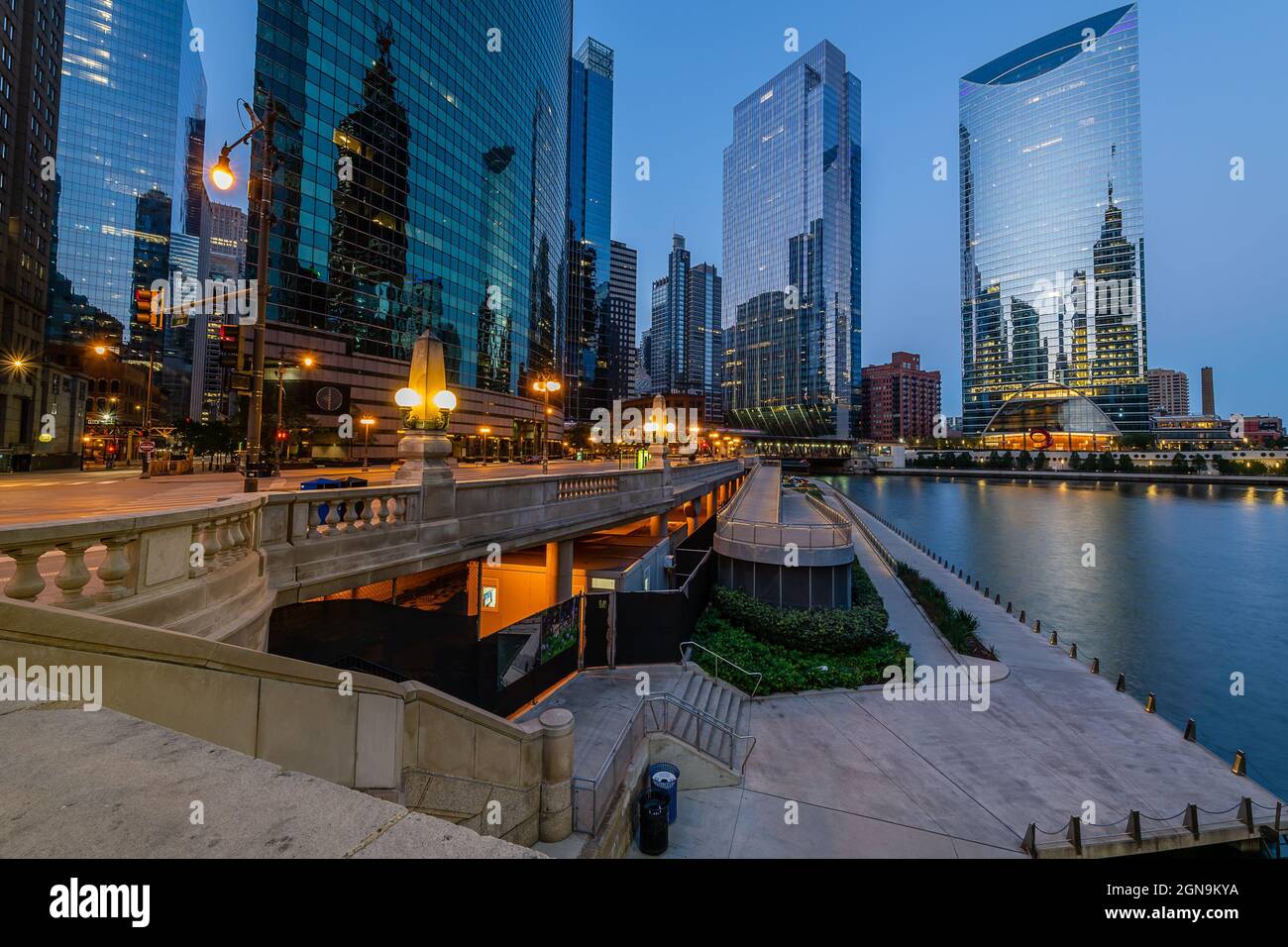 The Chicago Riverwalk at Dawn Stock Photo - Alamy