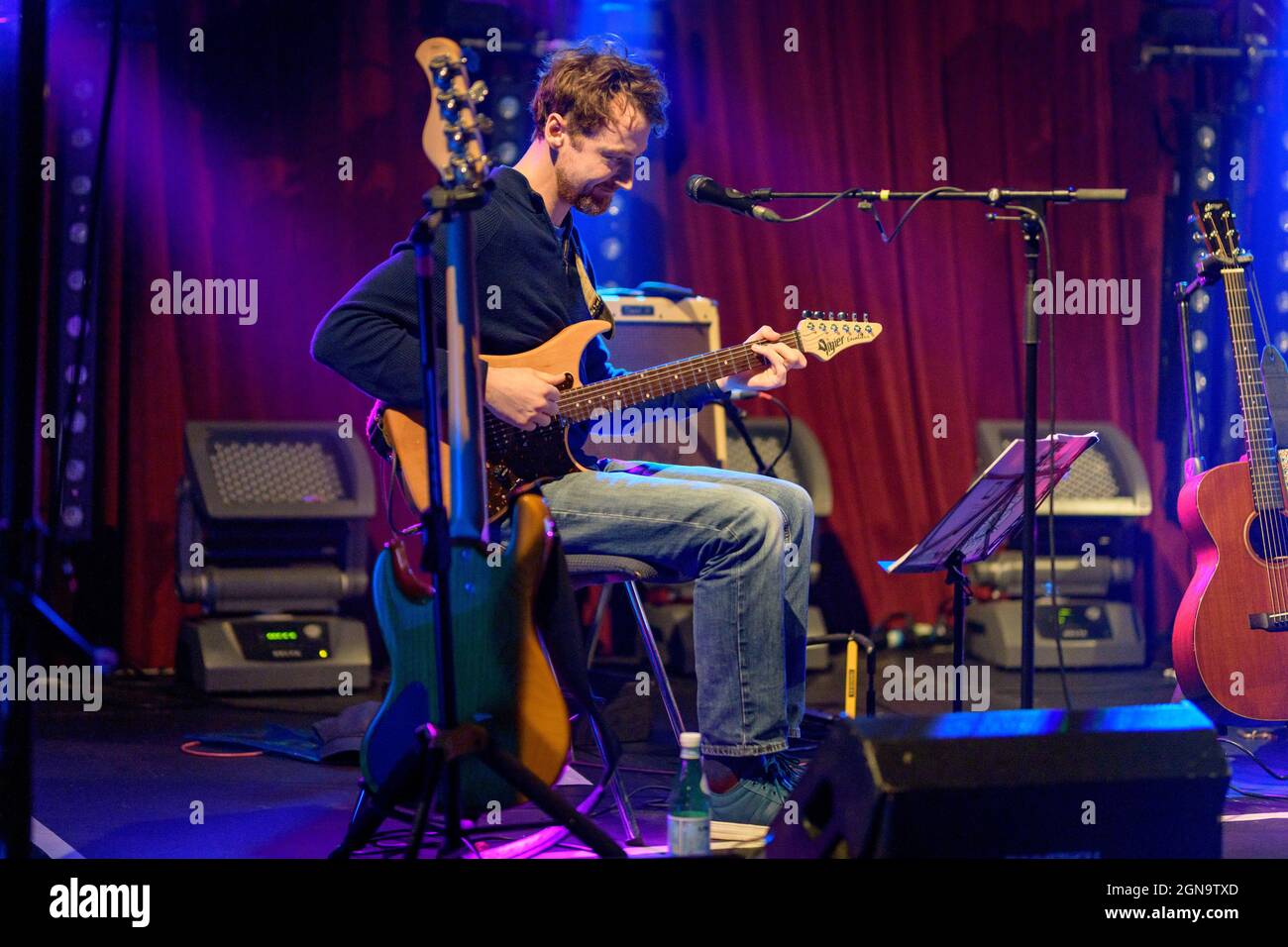 Siobhan wilson performance hi-res stock photography and images - Alamy