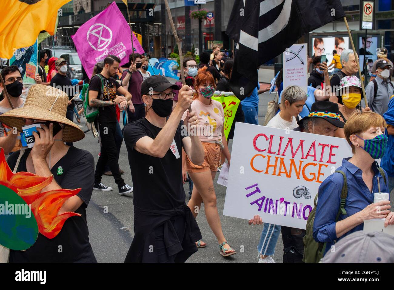 Climate and ecological emergency movement hi-res stock photography and ...