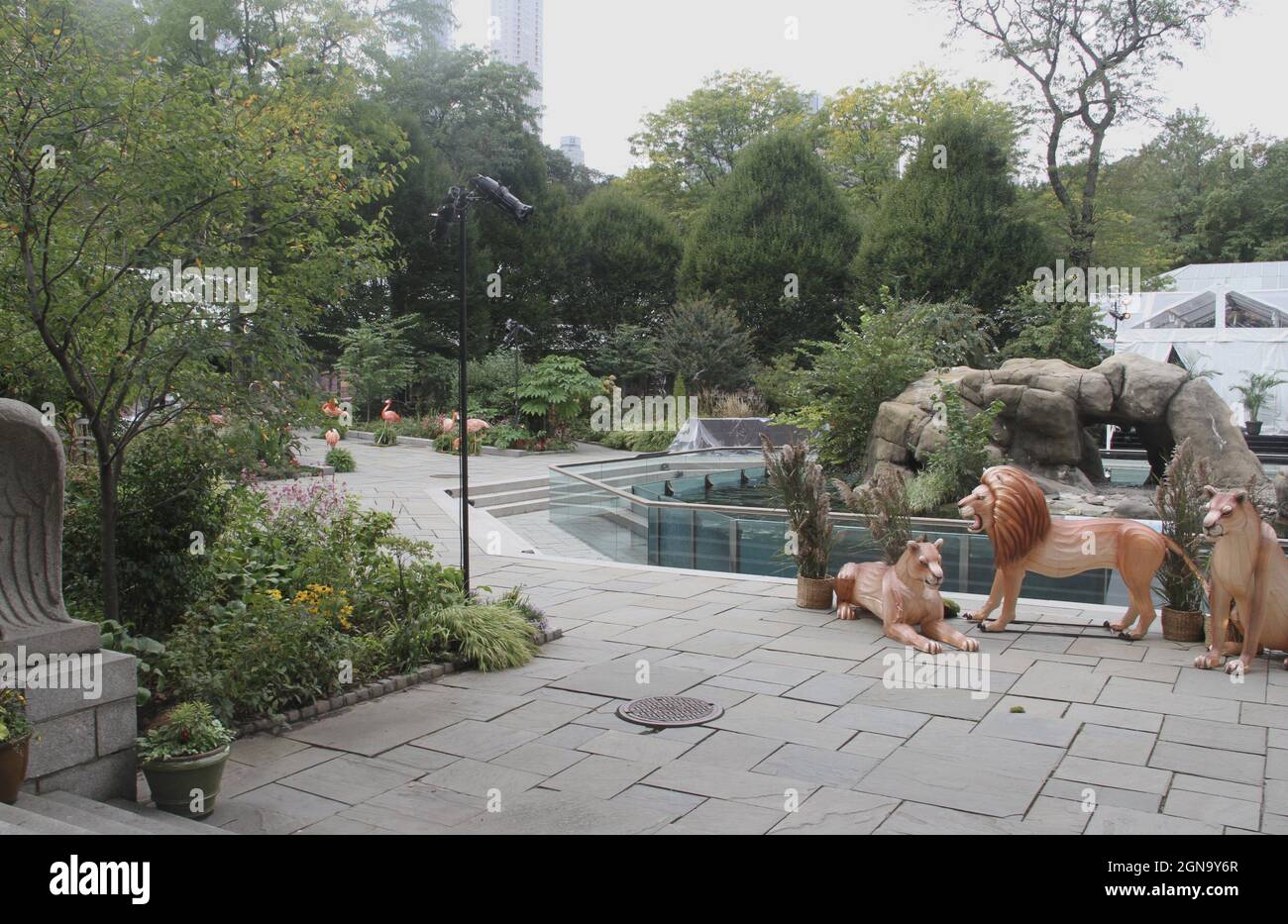 New York, USA. 23rd Sep, 2021. (NEW) Central Park Zoo Closed because of ...