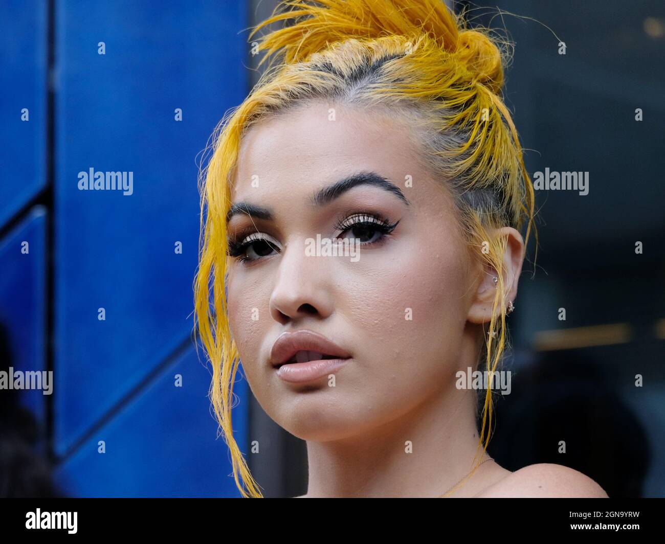 Richard quinn fashion hi-res stock photography and images - Alamy