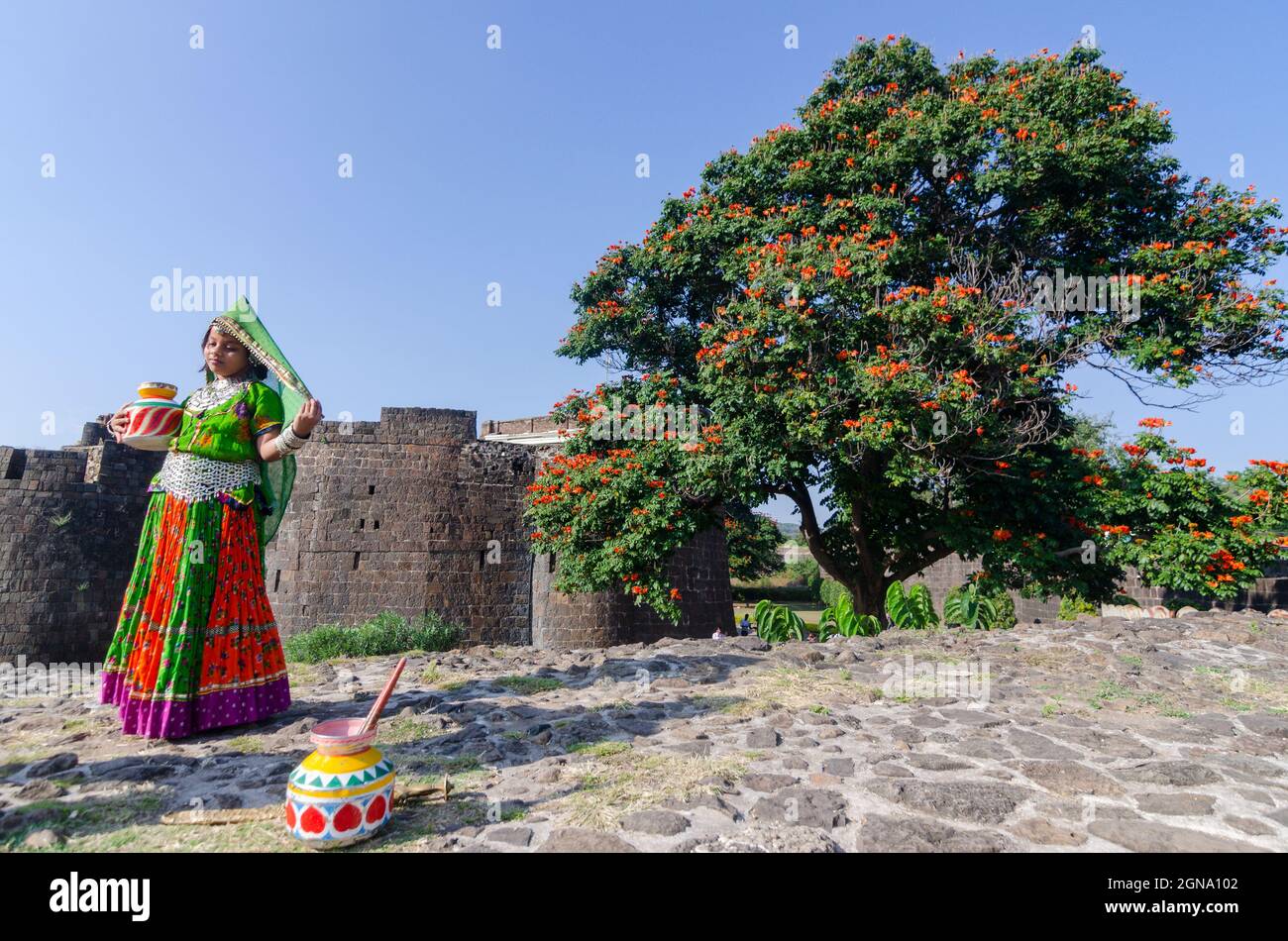The Histroic Ajanta and Ellora Cave Complex in Aurangabad, Central ...