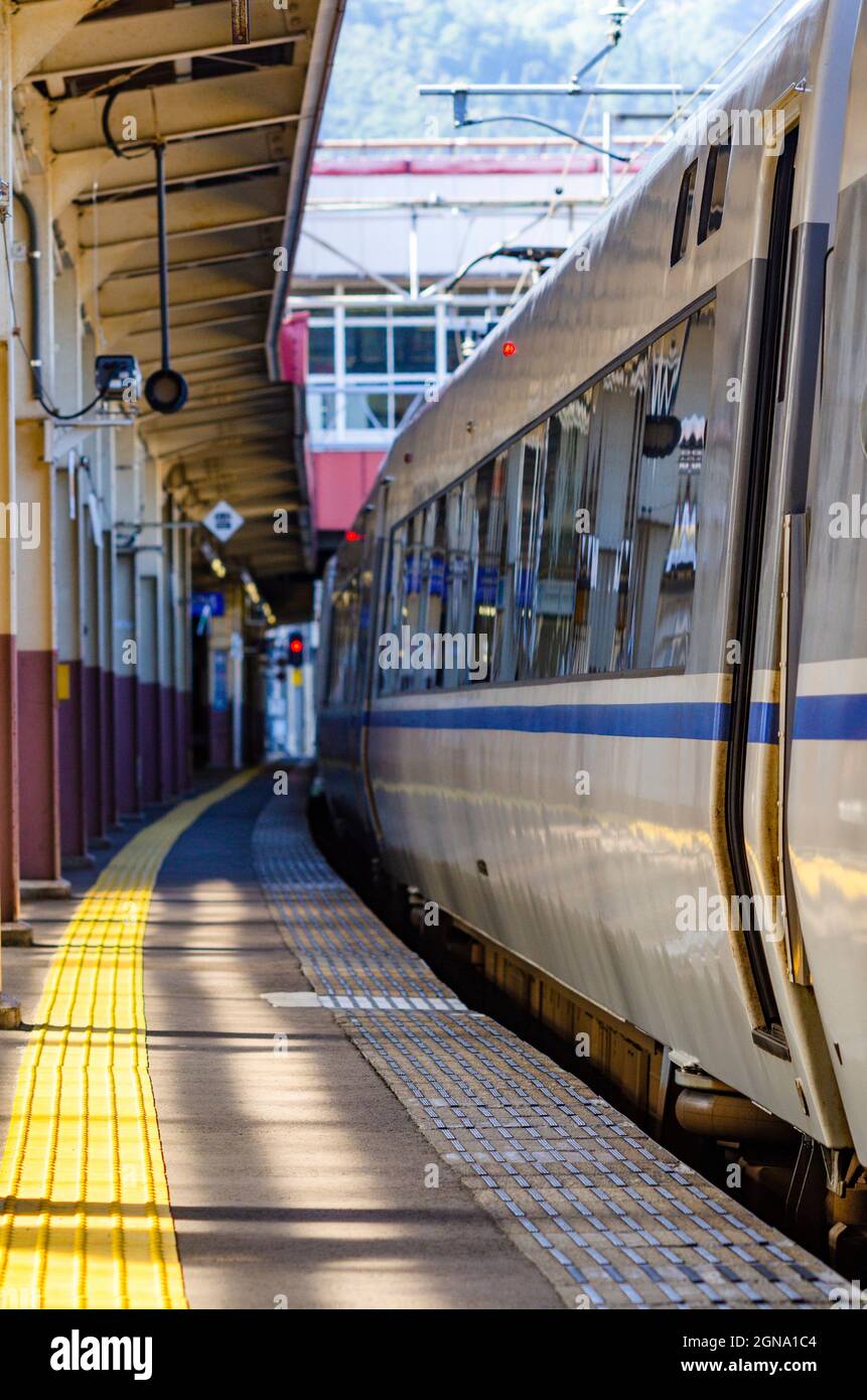 Japanese railway, Hakutaka White Wing, West Japan Railway, Tokyo ...