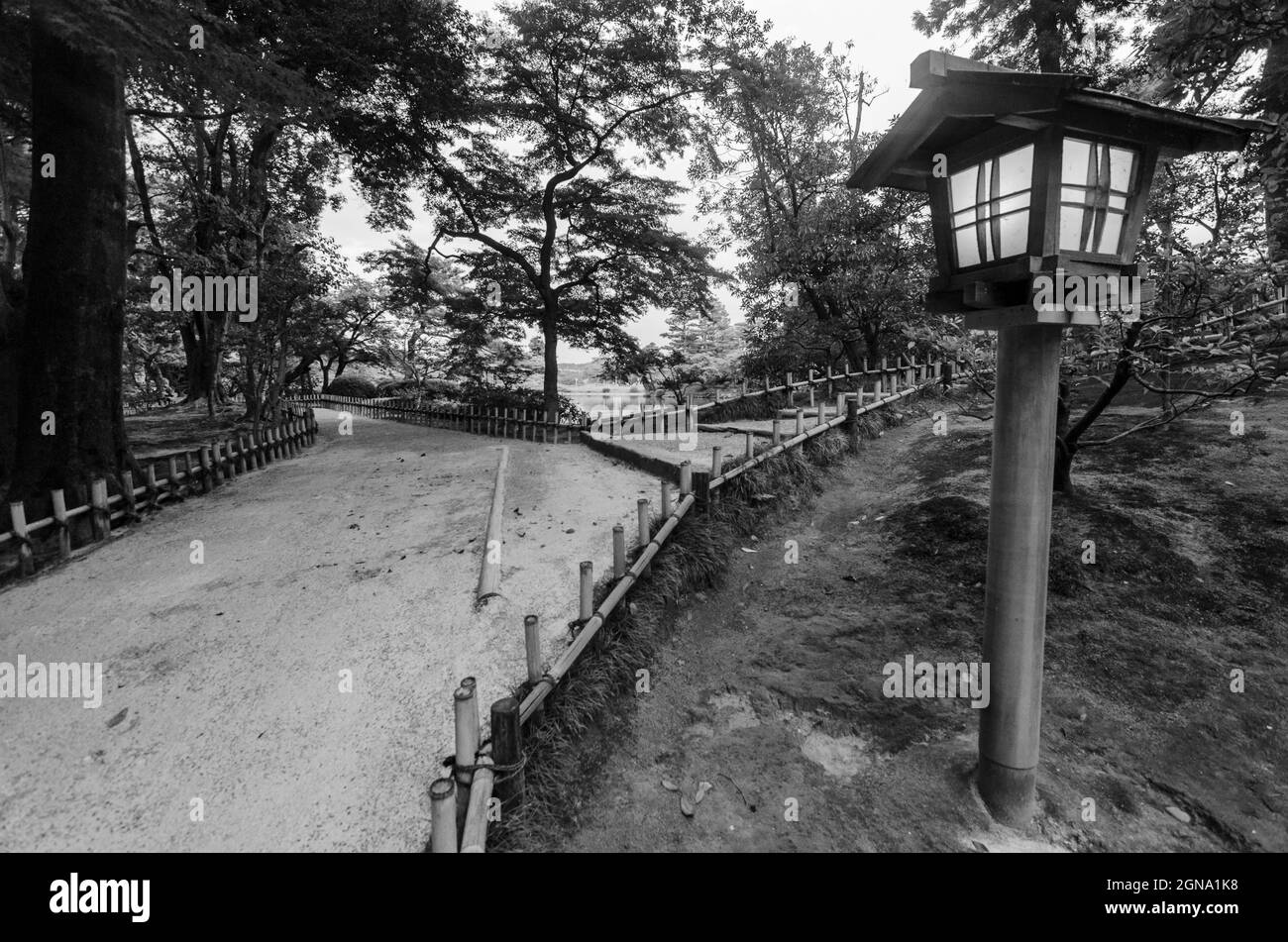 Japanese trees, Lantern-lit pathways, Kanazawa landscapes, Traditional ...