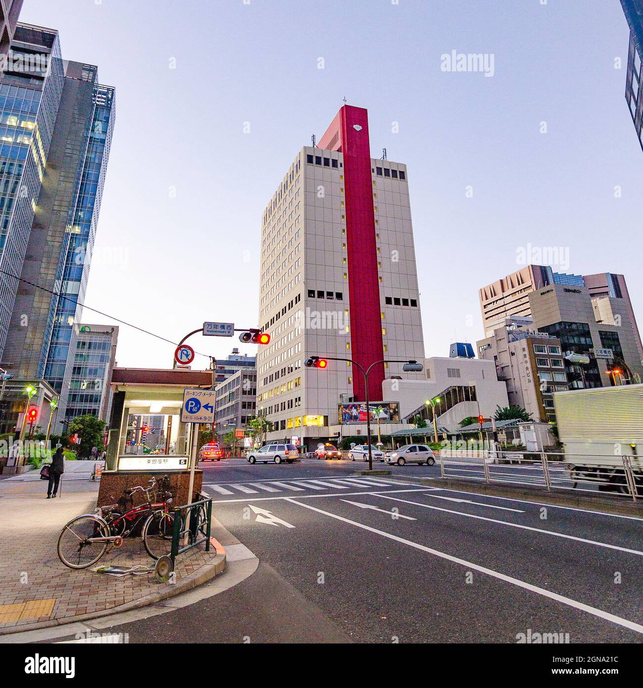 Tokyo street scenes, Urban architecture, Cityscape, Modern buildings, Tokyo skyline, Street ...