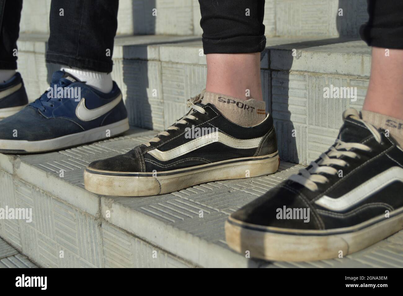 Legs teenagers teens hi-res stock photography and images - Alamy