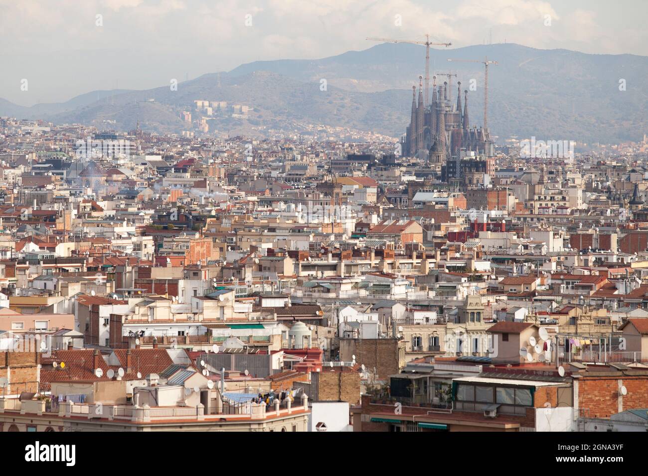 cityscape of church of sacred family, sagrada familia, temple ...