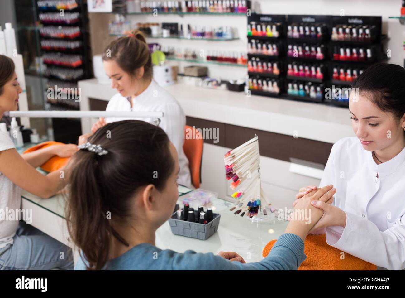 Technicians hands hi-res stock photography and images - Alamy