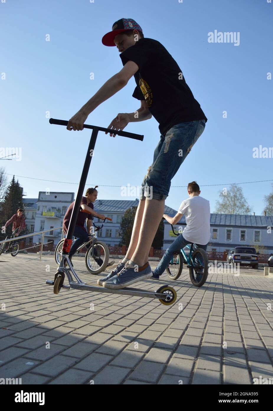 Teen boys at shopping mall hi-res stock photography and images - Alamy