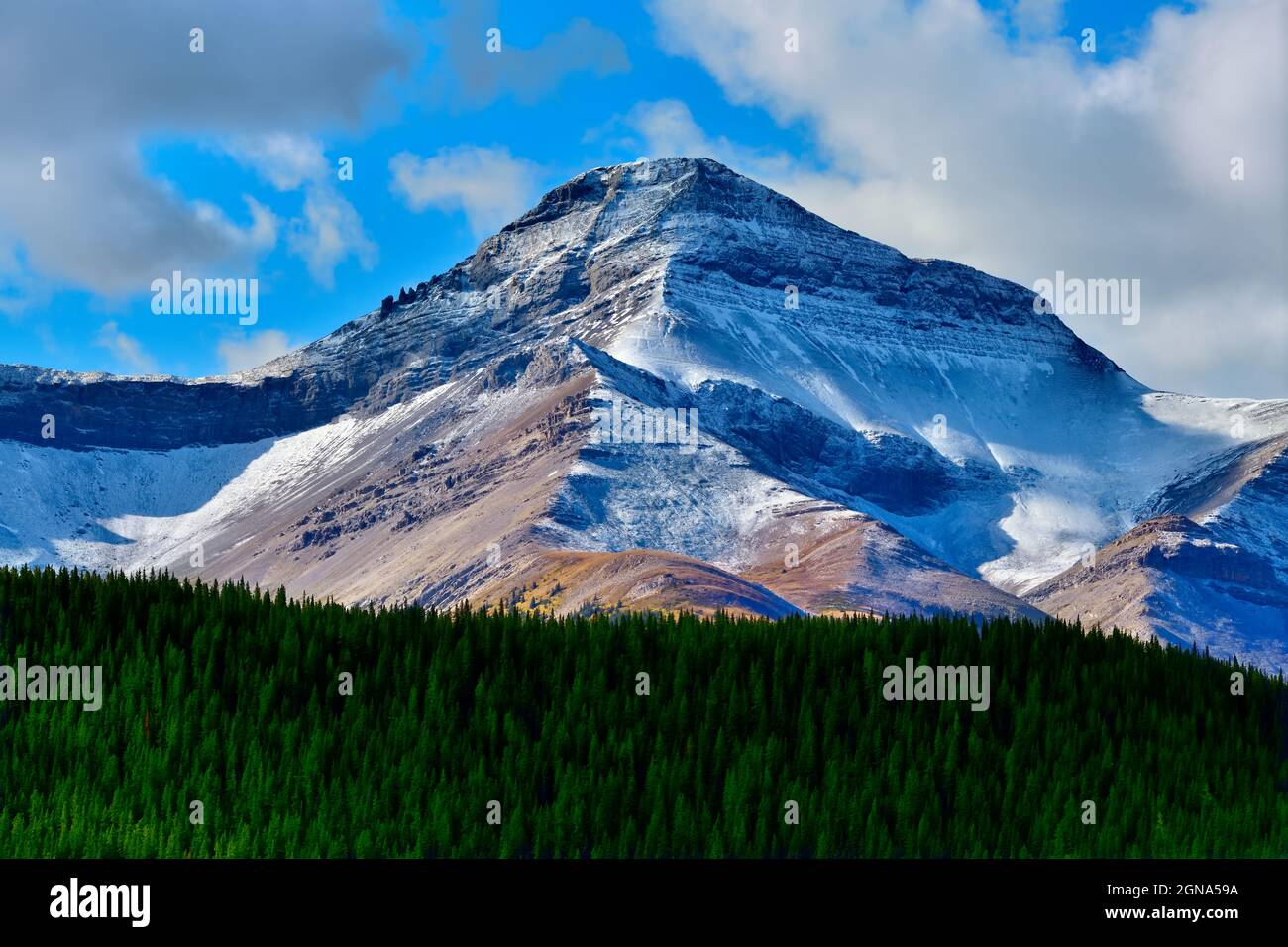 Weather and landscape snow capped season hi-res stock photography and ...