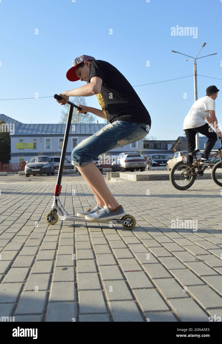 Teen boys at shopping mall hi-res stock photography and images - Alamy