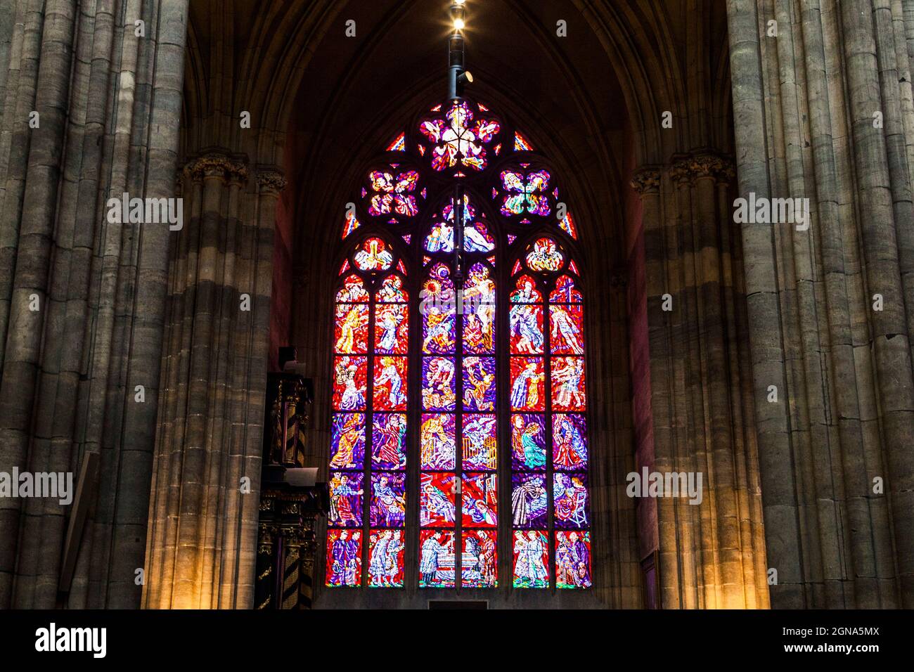 Tinted windows hi-res stock photography and images - Alamy